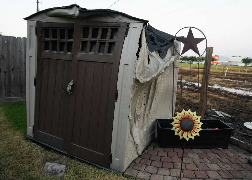 Deer Park pipeline fire extinguished, road closures to remain