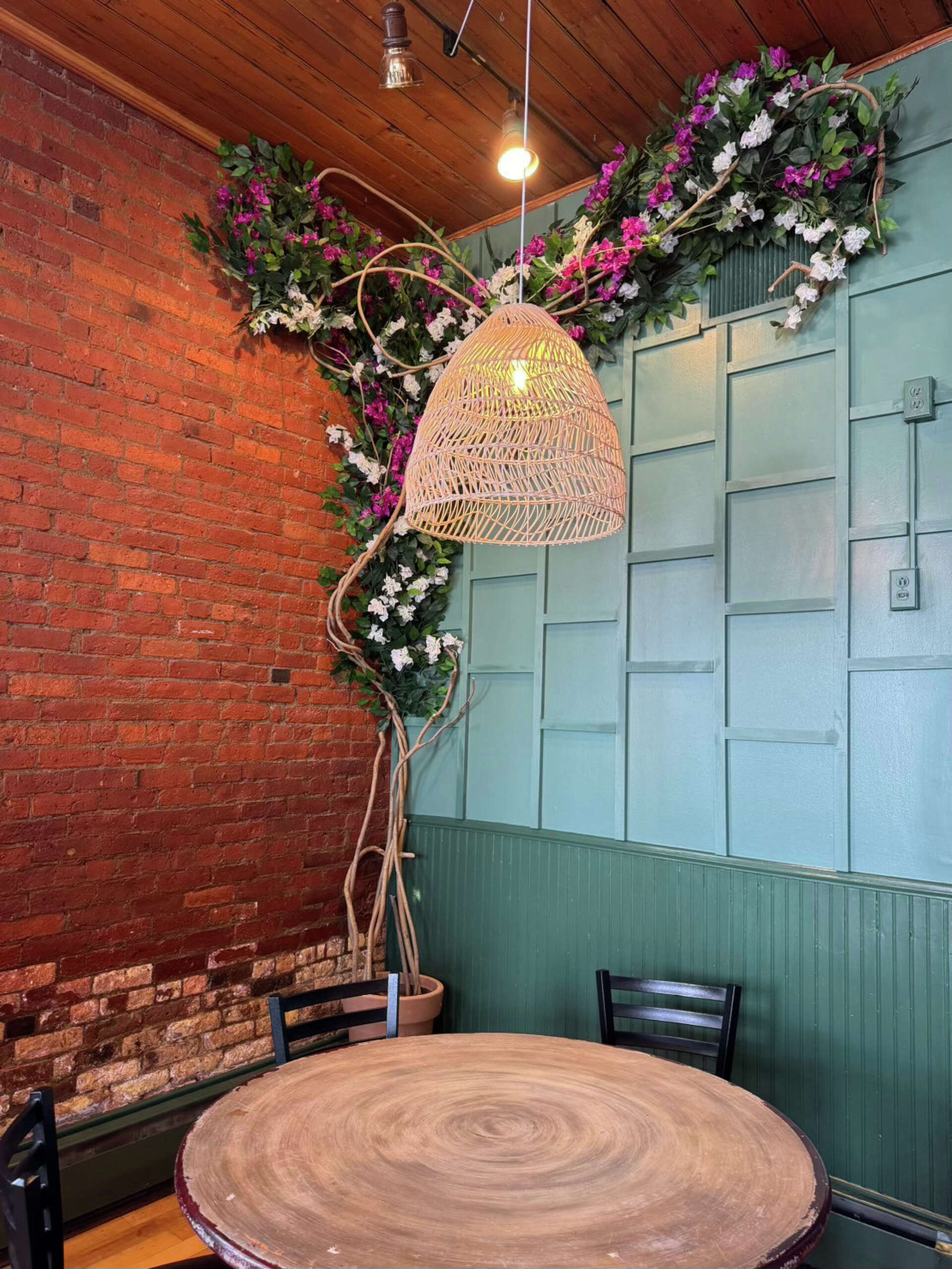 Suwun Thai Home Cooking takes over former Cuckoo’s Nest in Albany