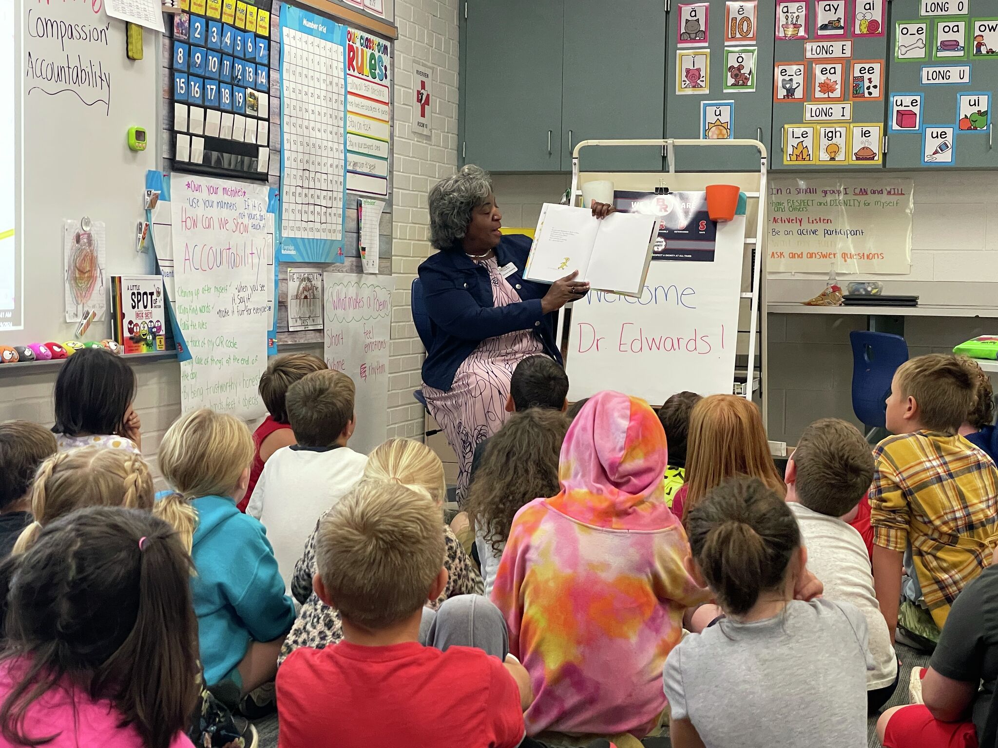 Michigan education official promotes literacy at Riverview Elementary