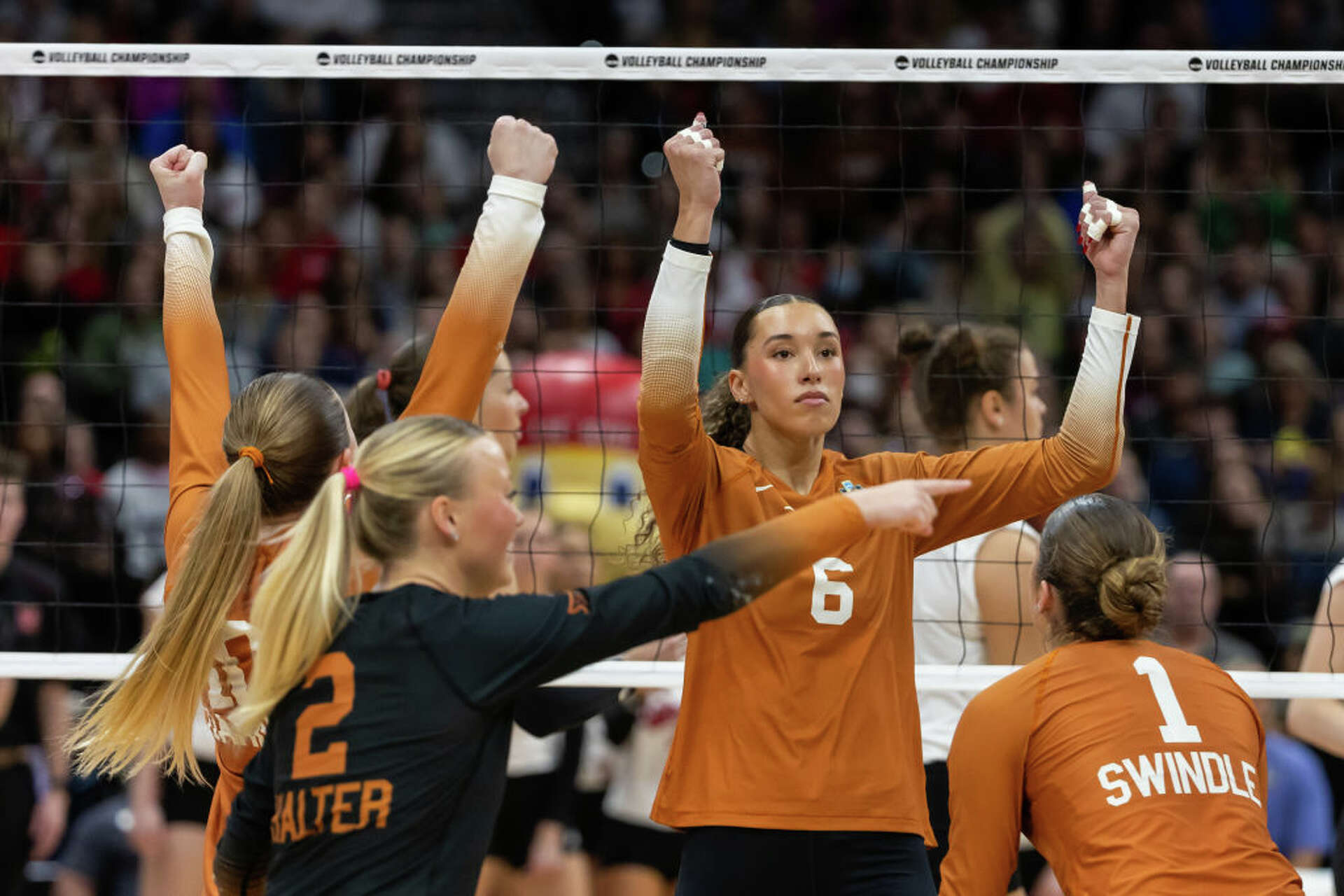 Texas' Madisen Skinner signs with League One Volleyball Austin
