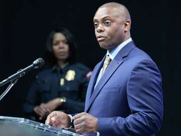 HISD considering policy against student phone use during emergencies