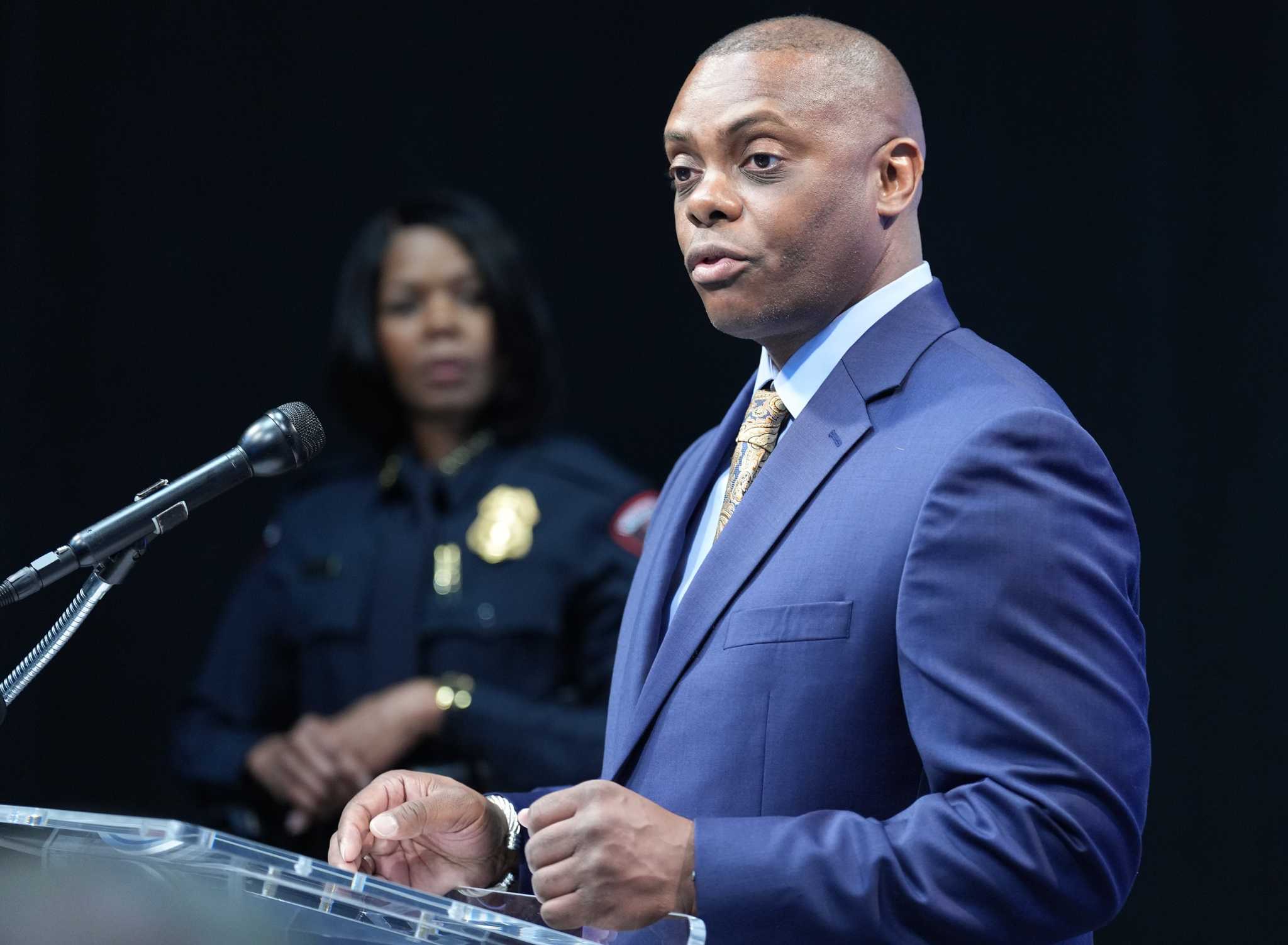 HISD considering policy against student phone use during emergencies