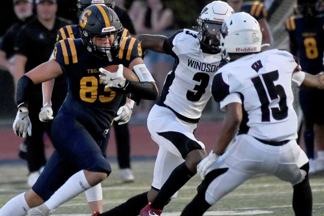 What to know about the Simsbury High School football team in 2025