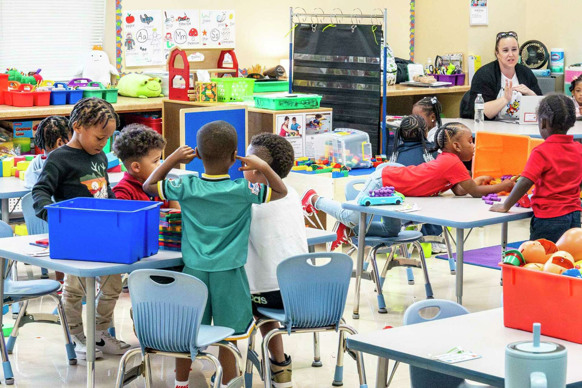 HISD 2 years after takeover news: Latest on staff exodus, school gains