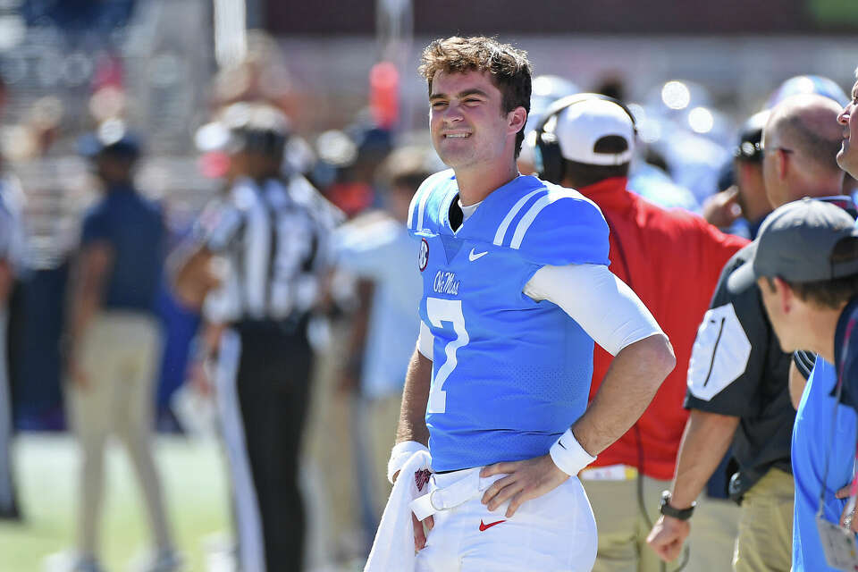 Luke Altmyer: 3 facts on the Illinois football quarterback