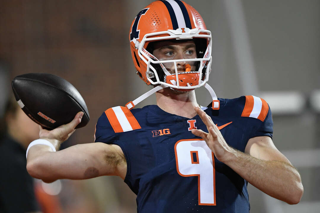 Luke Altmyer: 3 facts on the Illinois football quarterback