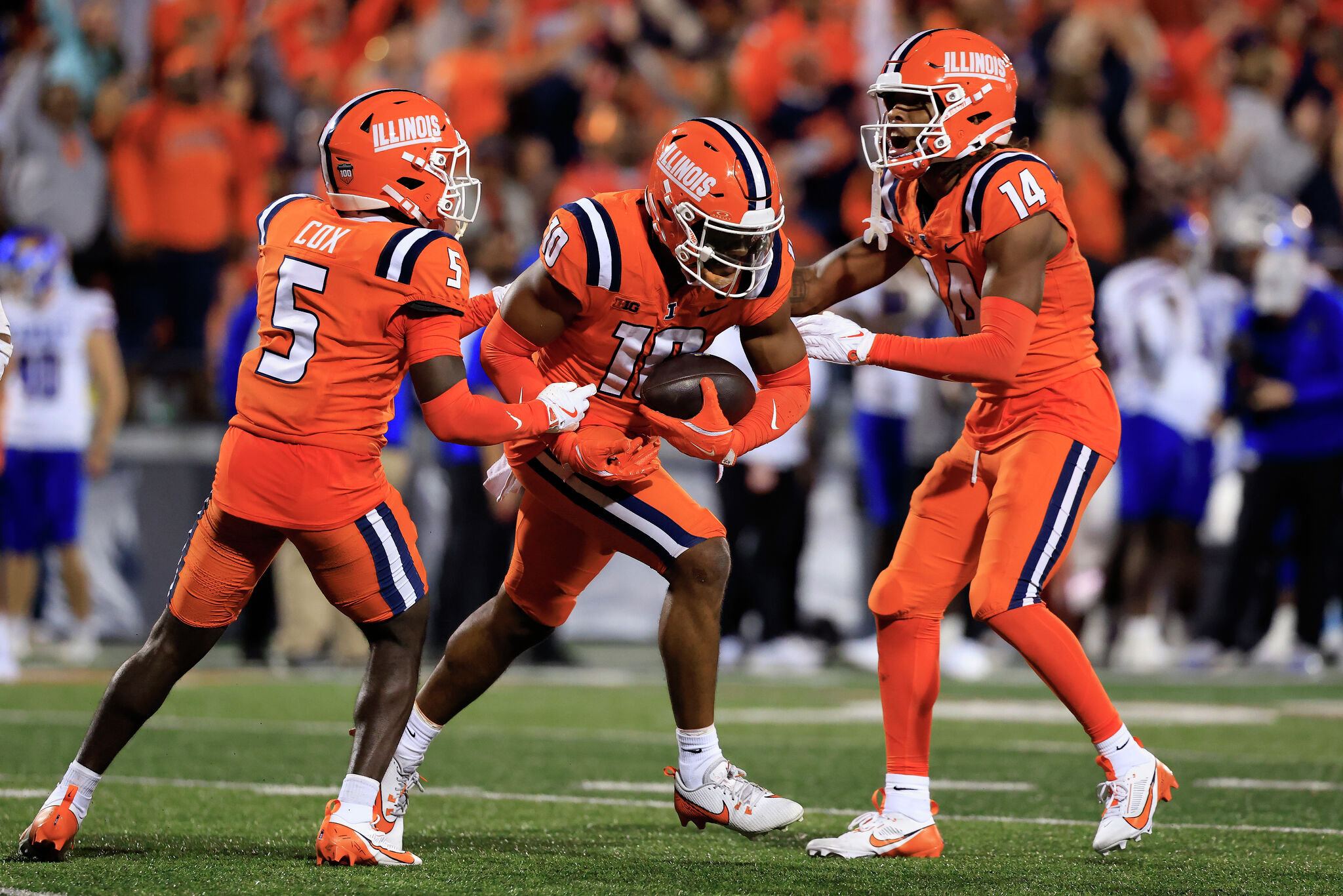Illinois' Torrie Cox Jr. makes game-changing interception vs. Nebraska