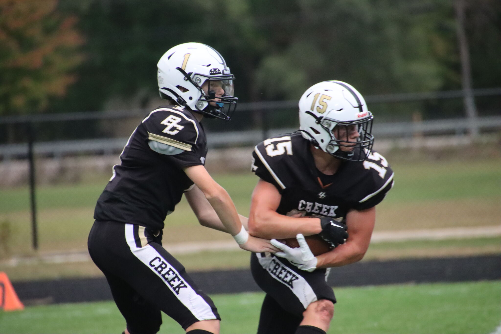 Lancers romp, Mustangs beat Beavers in football