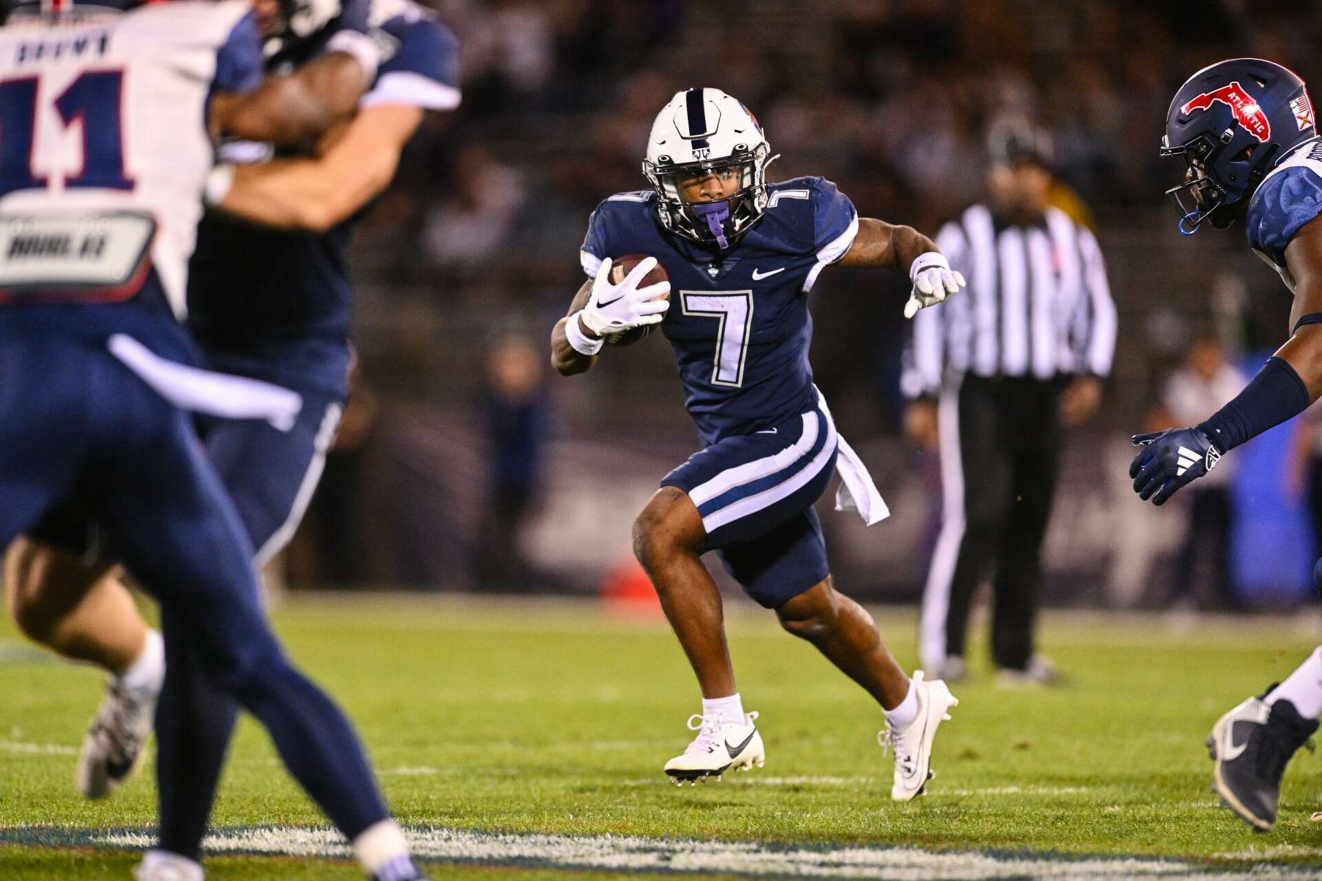 Nick Evers and UConn football dominate Florida Atlantic on Saturday.
