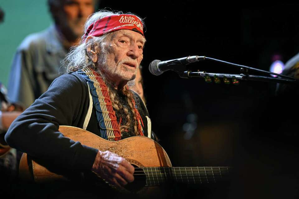 Photos: Willie Nelson, Neil Young, Dave Matthews rock Farm Aid at SPAC