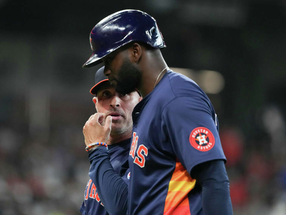 Yordan Alvarez knee injury: Astros awaiting imaging results
