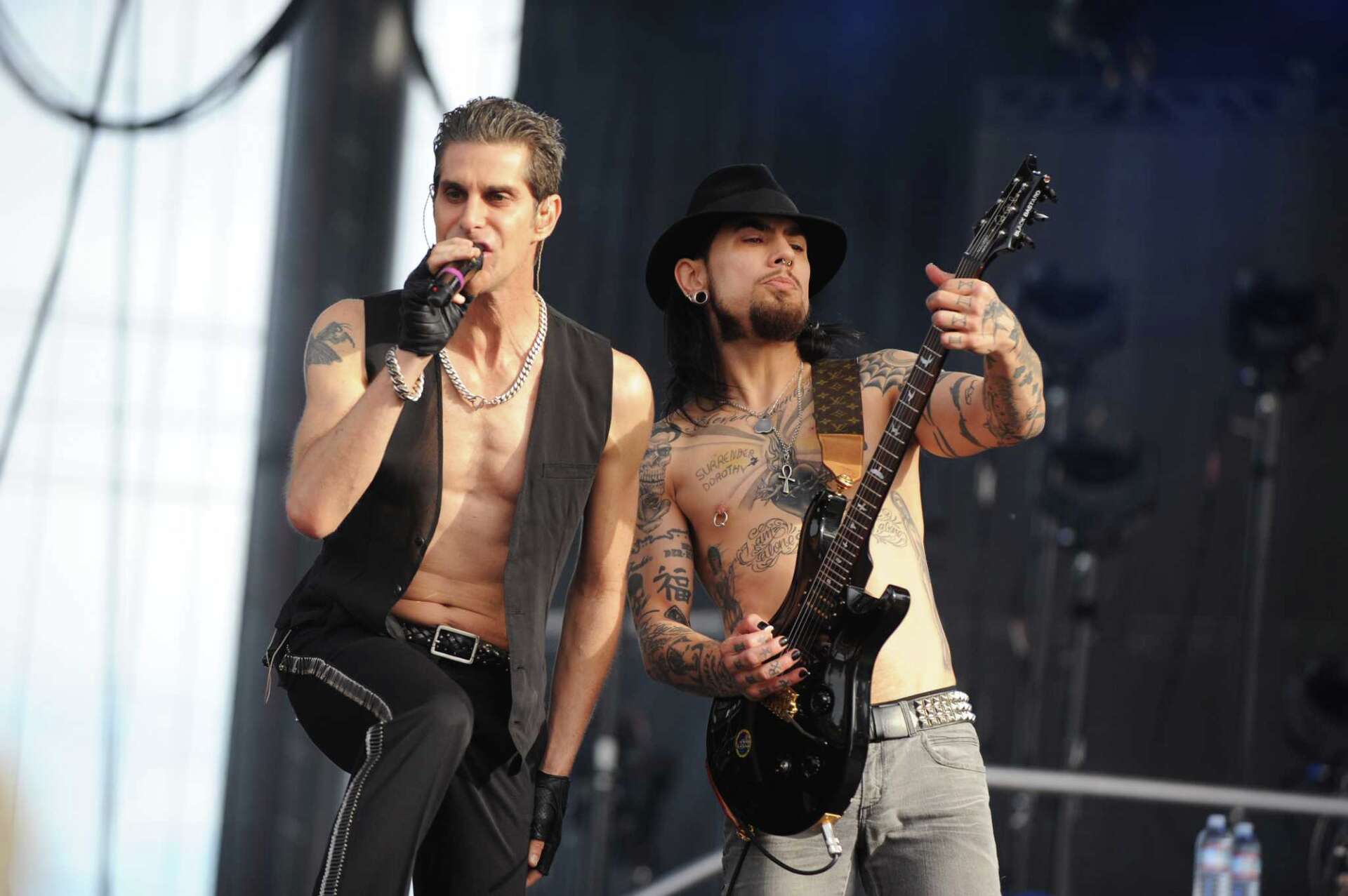 Perry Farrell seeks medical treatment after onstage meltdown