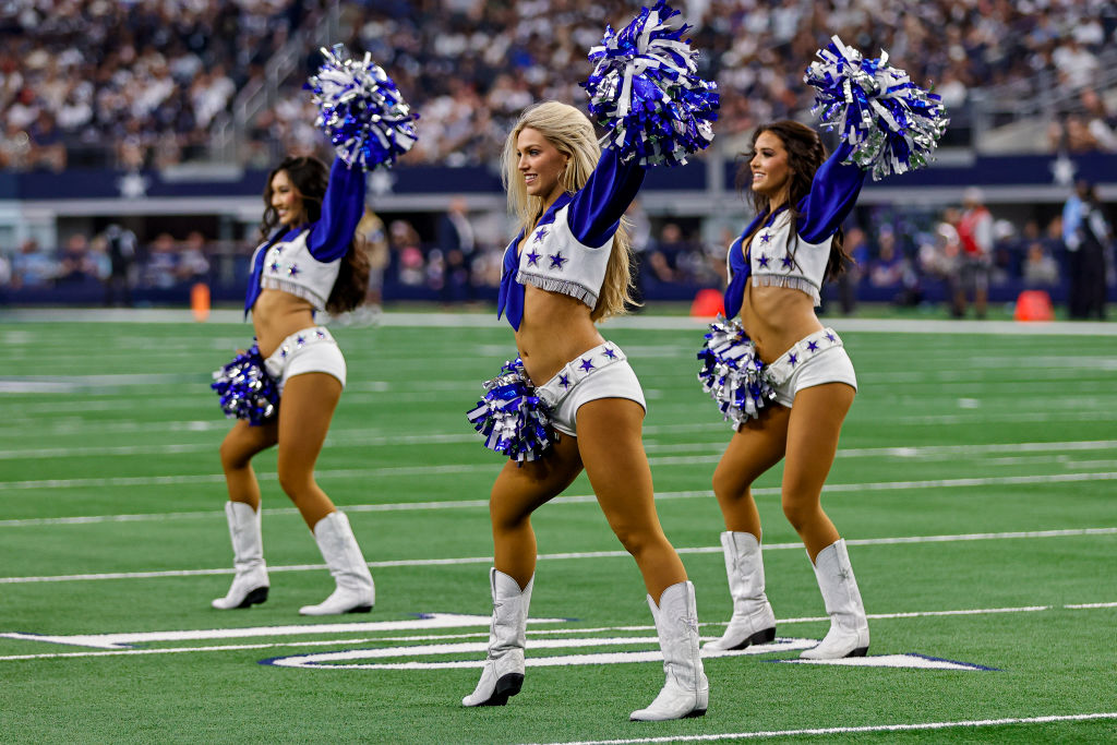 Dallas Cowboys Cheerleaders show, live audition in San Antonio