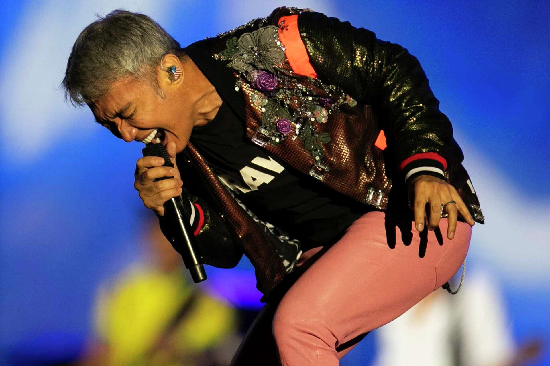 Journey’s Arnel Pineda asks if he should leave band after Rock in Rio