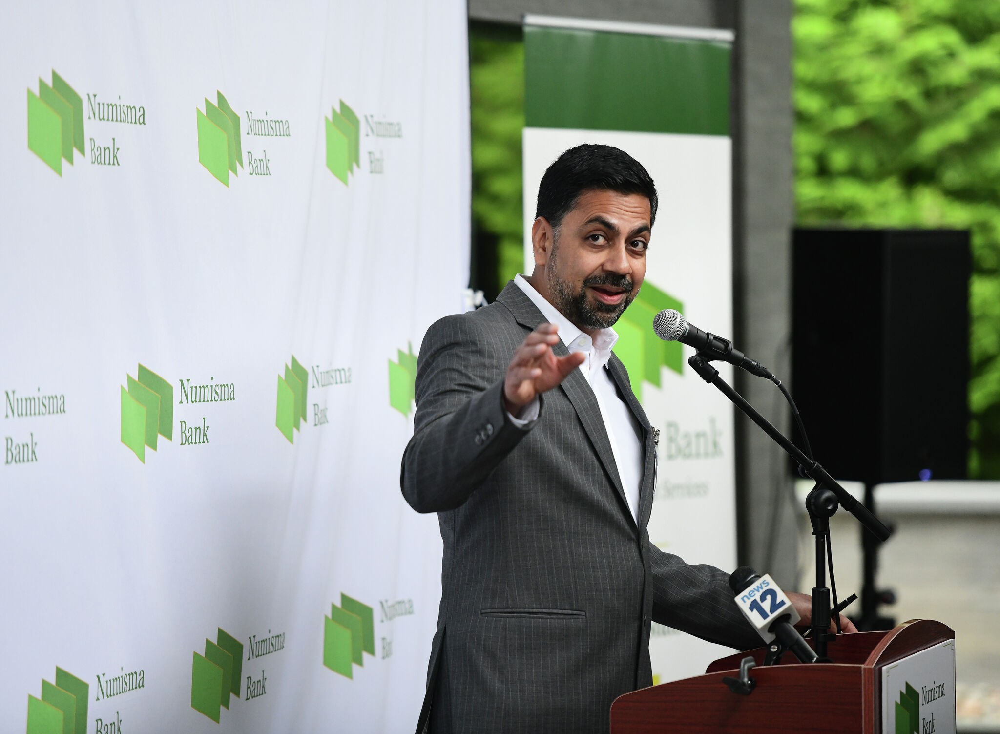 Lamont touts support for fintech firms, including Greenwich's Numisma