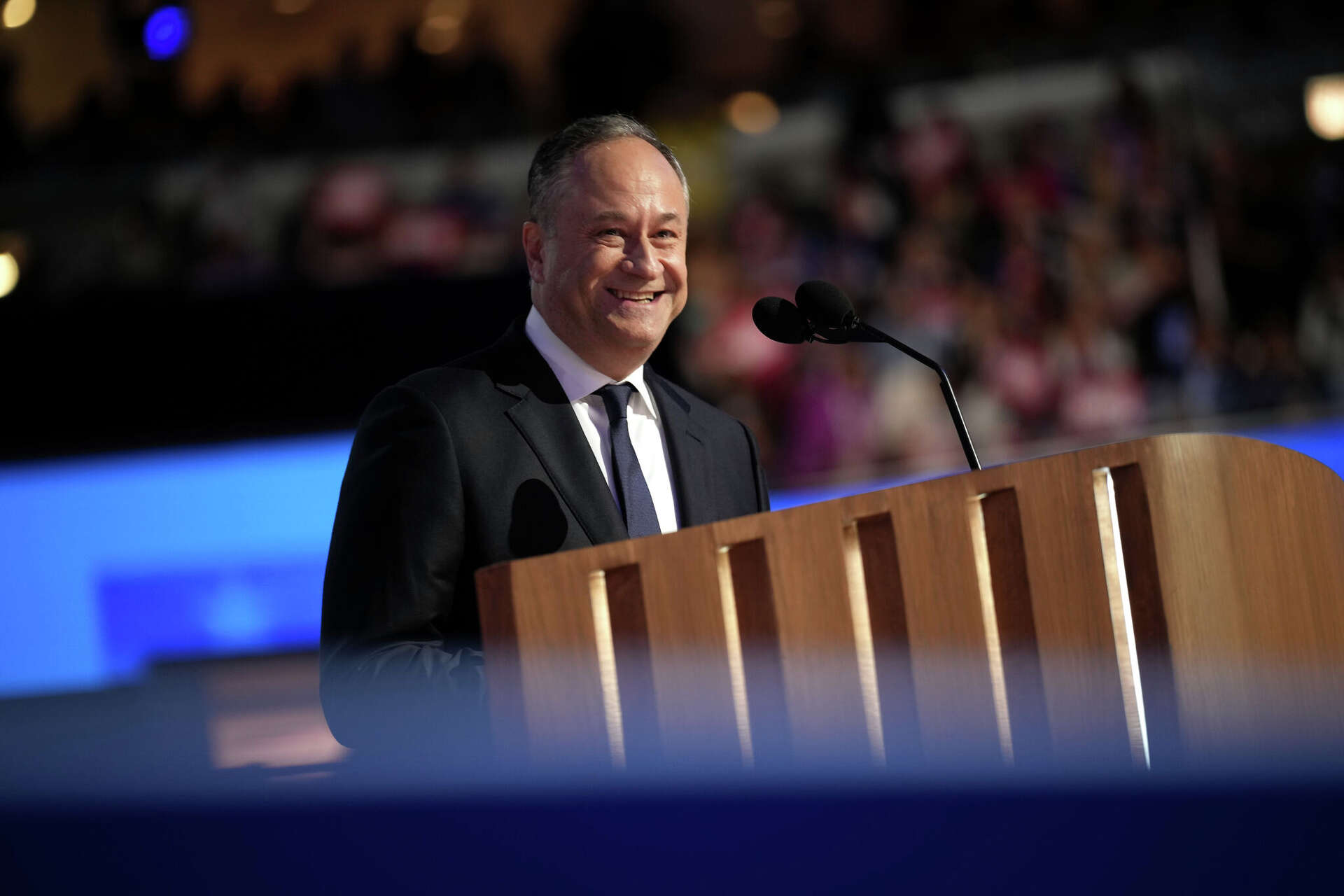 Douglas Emhoff stops by Whataburger between Texas rallies