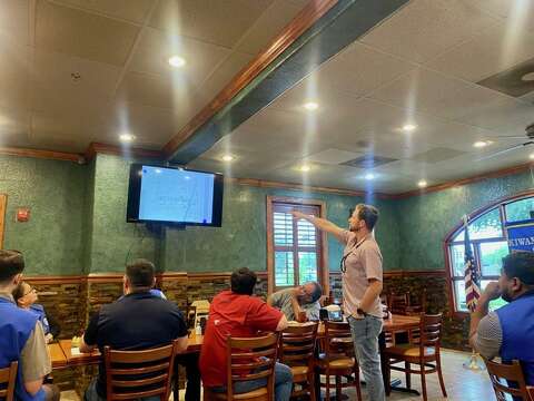 Kraus speaks to status of Gateway Industrial Park at Kiwanis Club