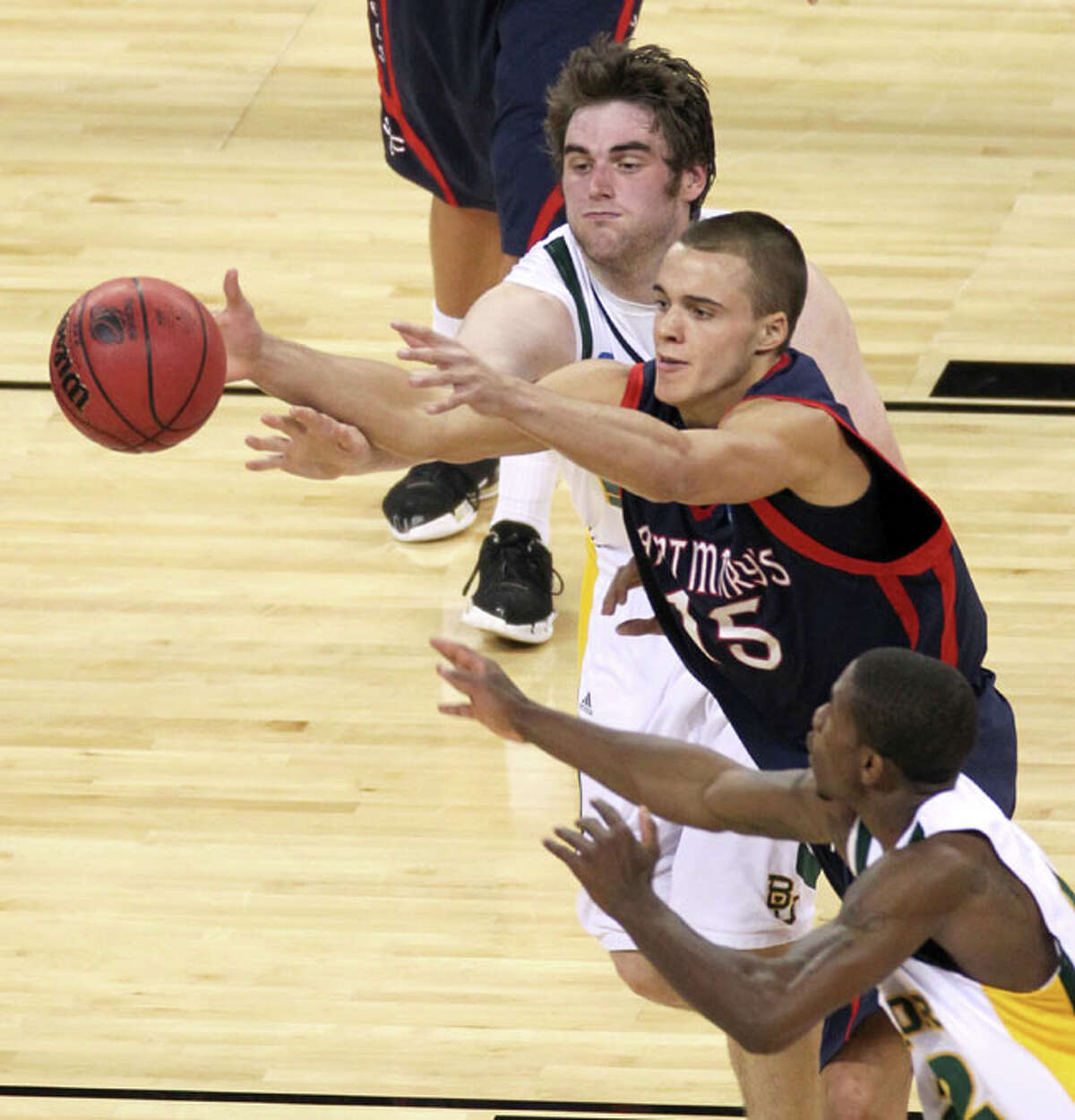 Area grads at NCAA tournament