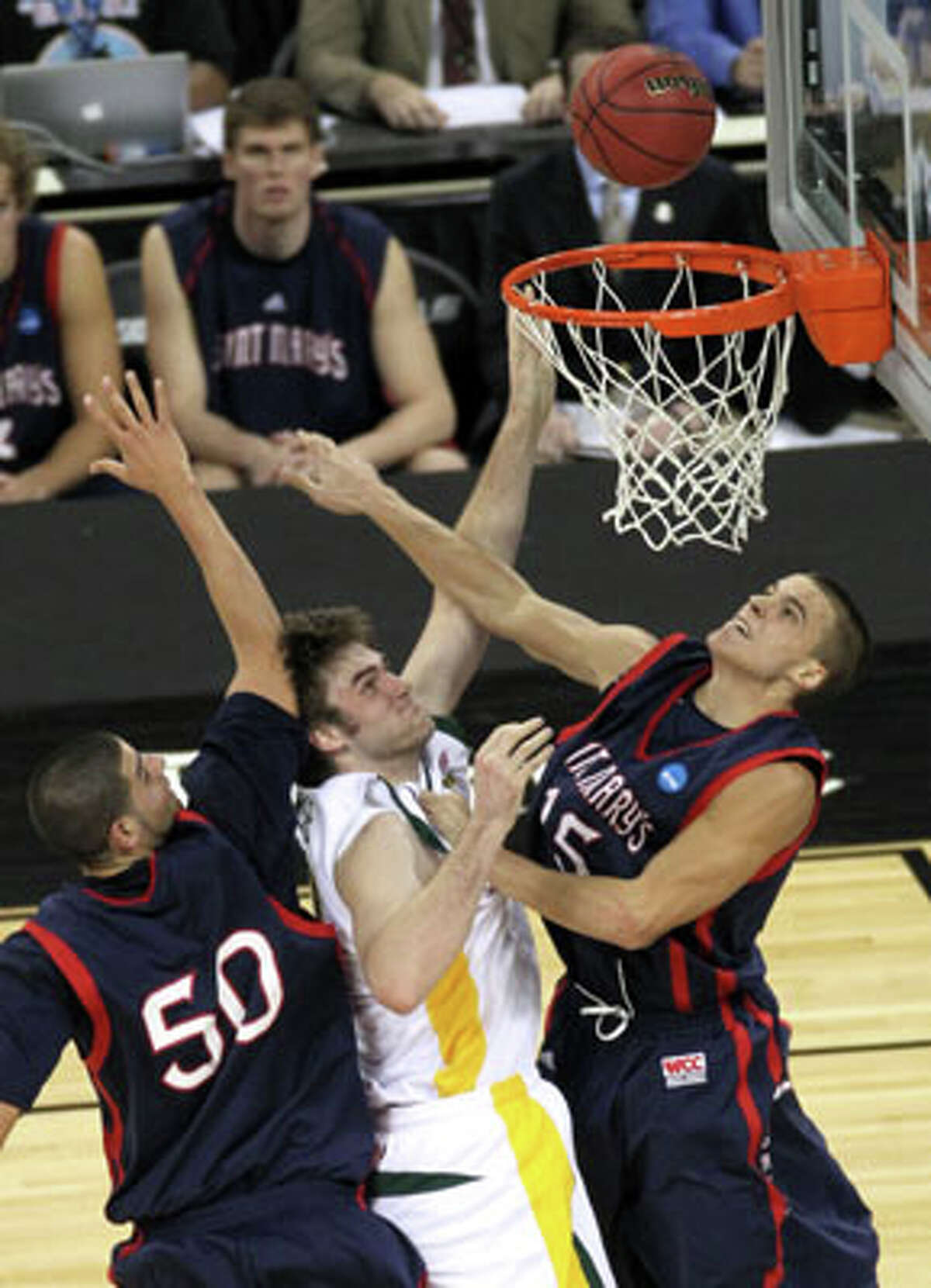 Area grads at NCAA tournament