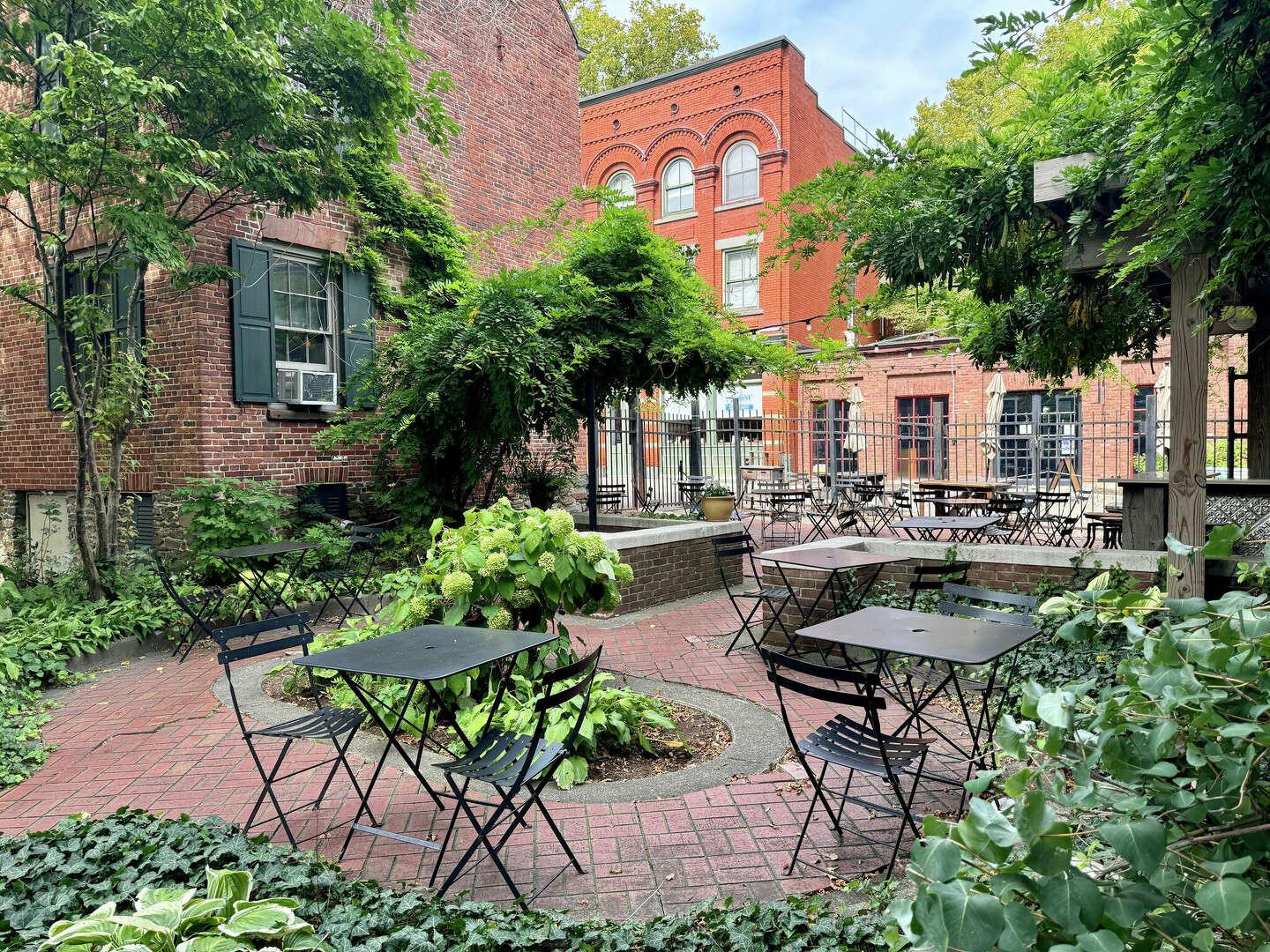 New owners keep Olde English in Albany reliably comfortable, welcoming