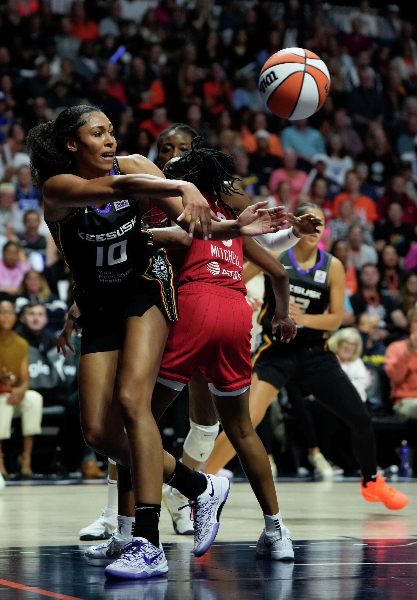 UConn alum Olivia Nelson-Ododa helps CT Sun beat Indiana Fever