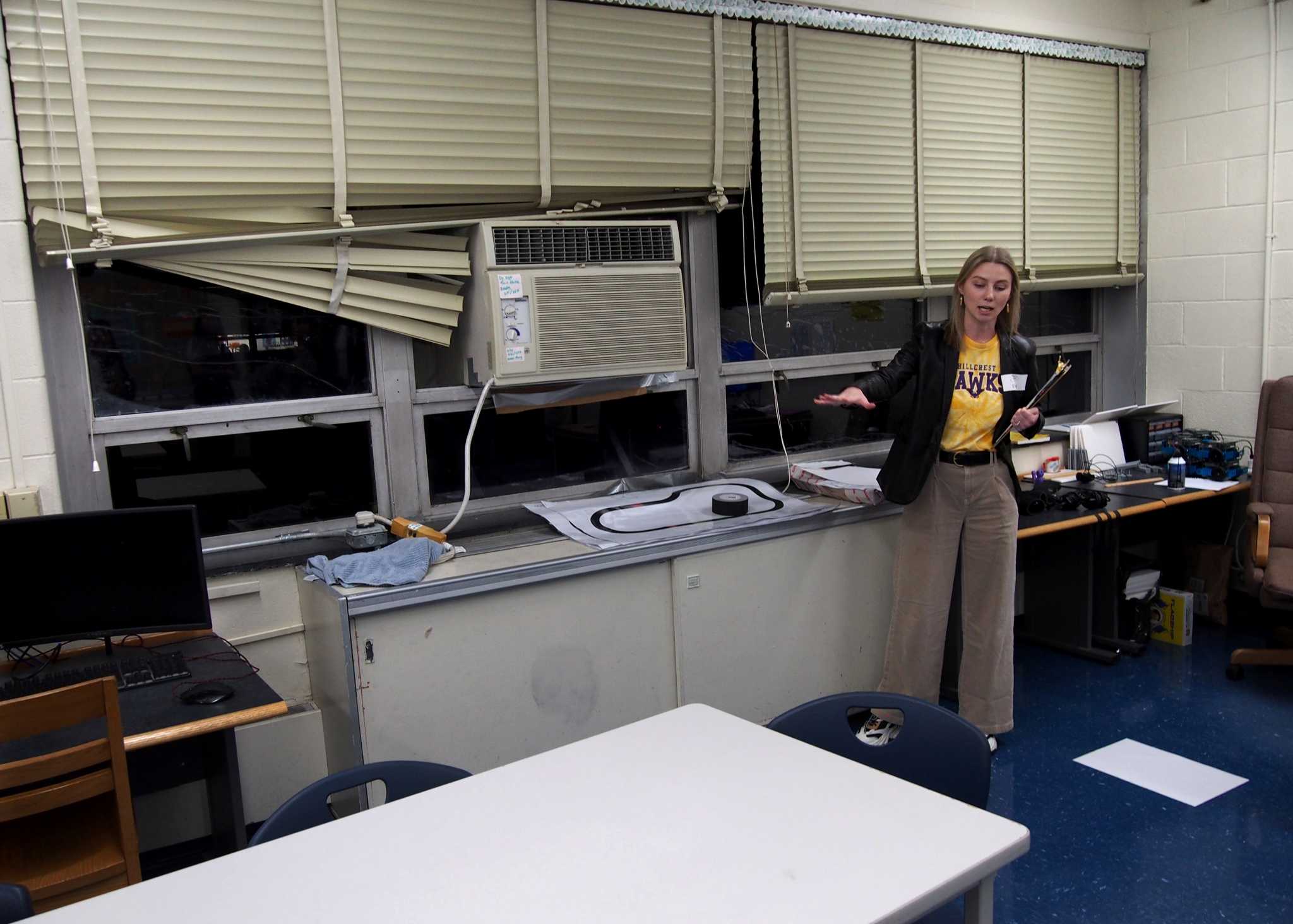 Approving funding for new Hillcrest Middle School on Trumbull ballot