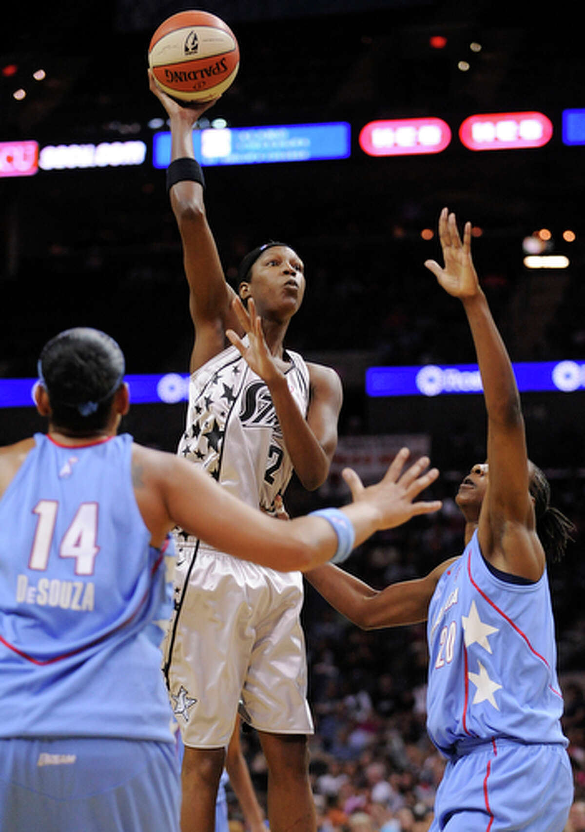 Atlanta Dream 75, Silver Stars 70