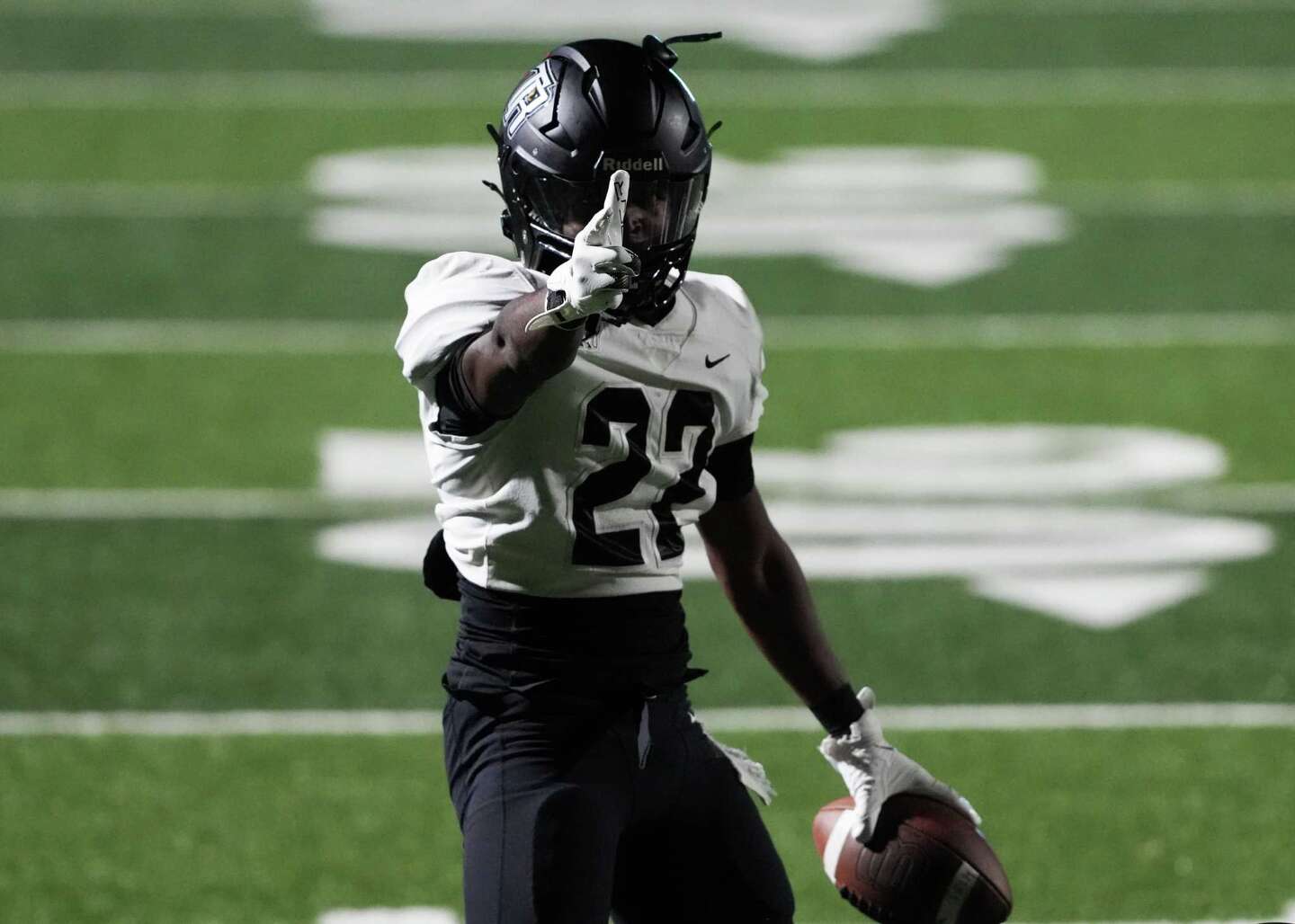 Randle Lions topple Iowa Colony Pioneers to move to 5-0