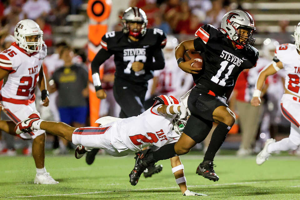Taft football comes from three scores down to stun Stevens