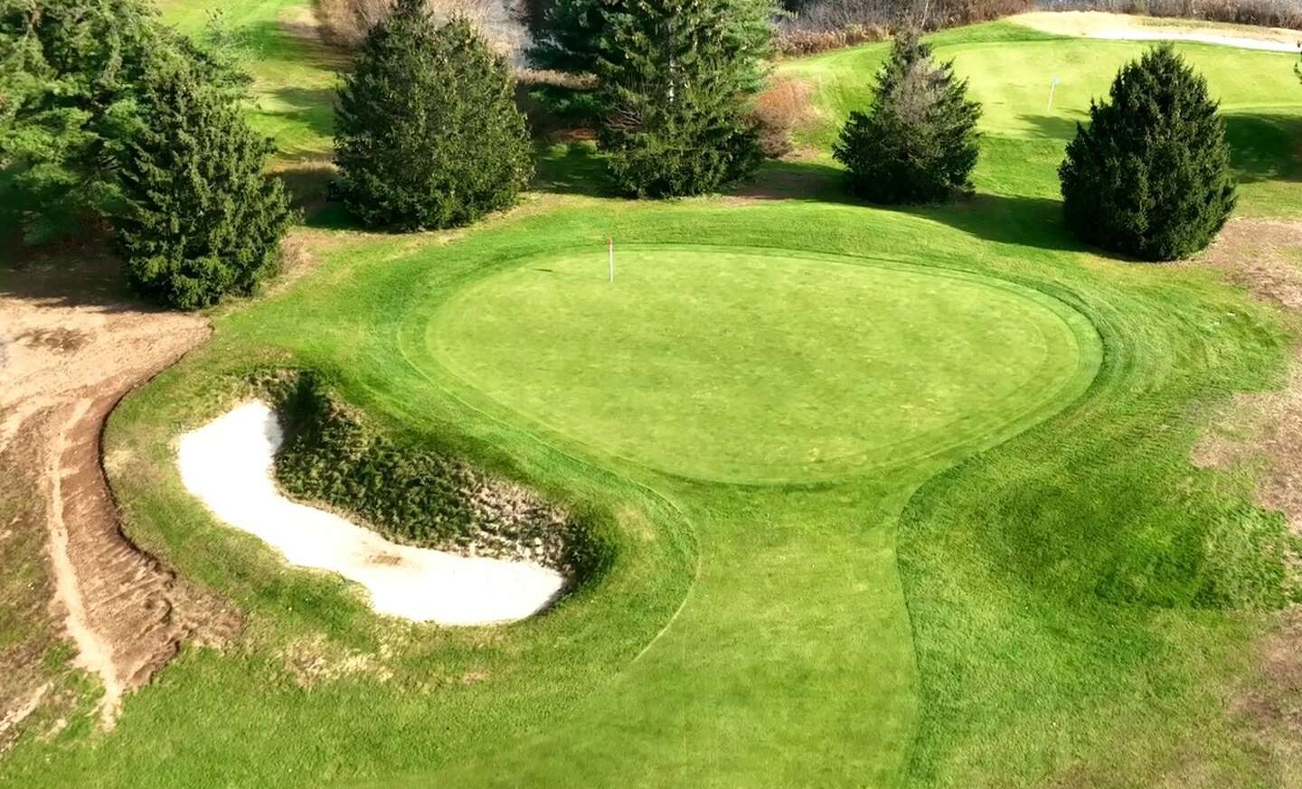 Blue Fox Run Golf Course in Avon, Conn. sold at auction