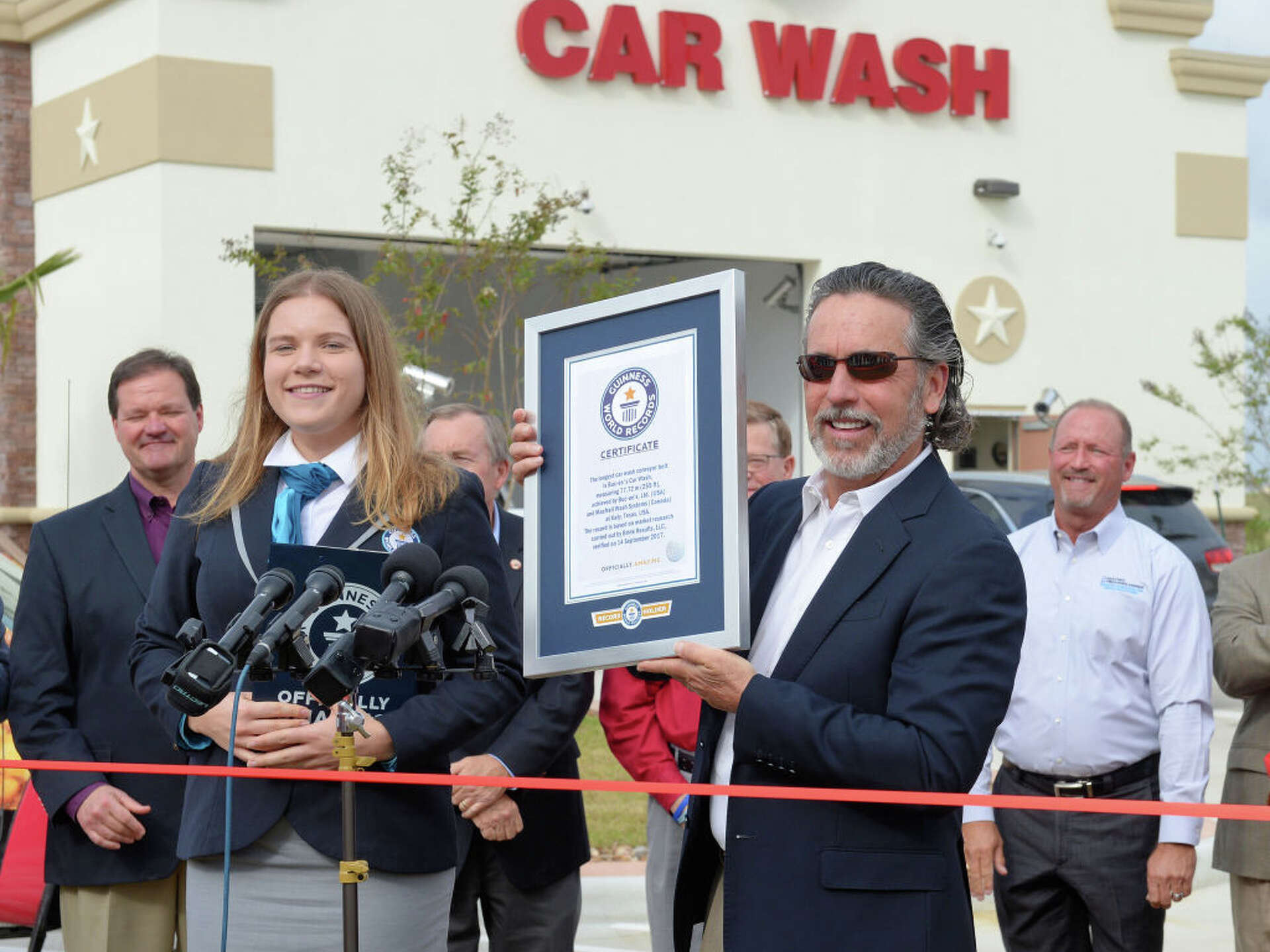 Is this Texas Buc-ee's opening the 'World's Longest Car Wash'?