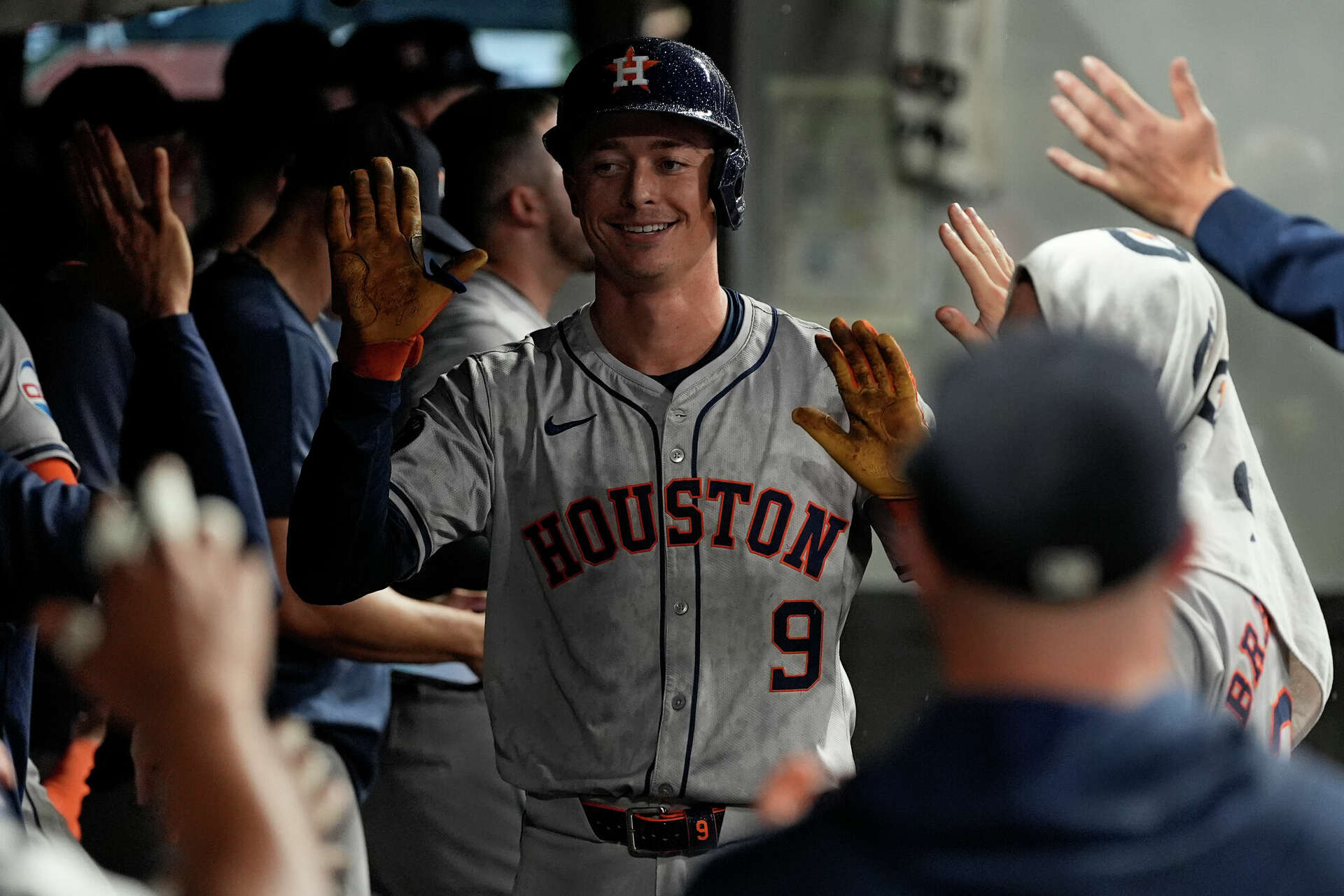 Houston Astros take series opener against Cleveland Guardians