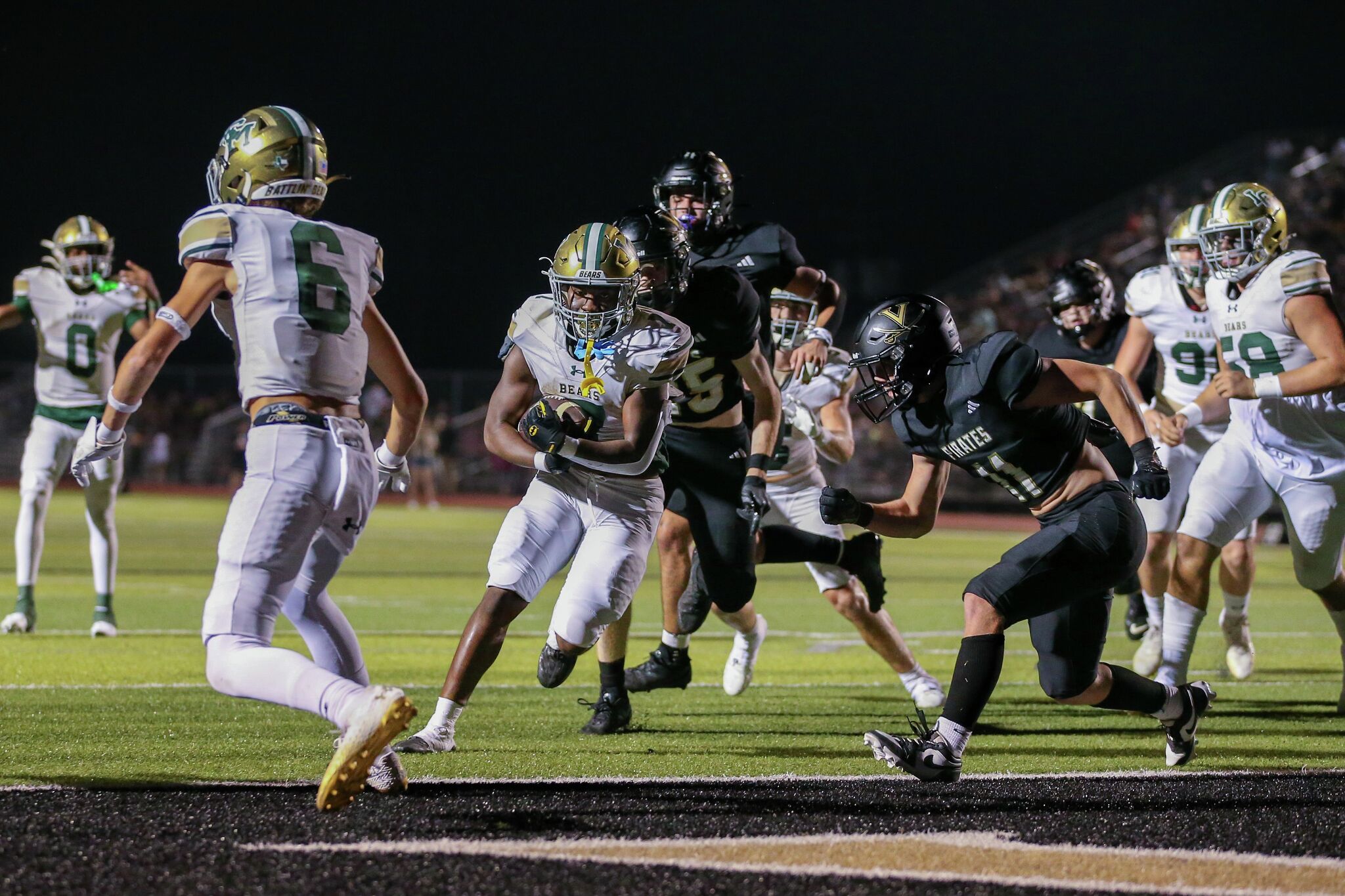 Dario Bucheli's "Apariciones" opens at Bosque Gallery