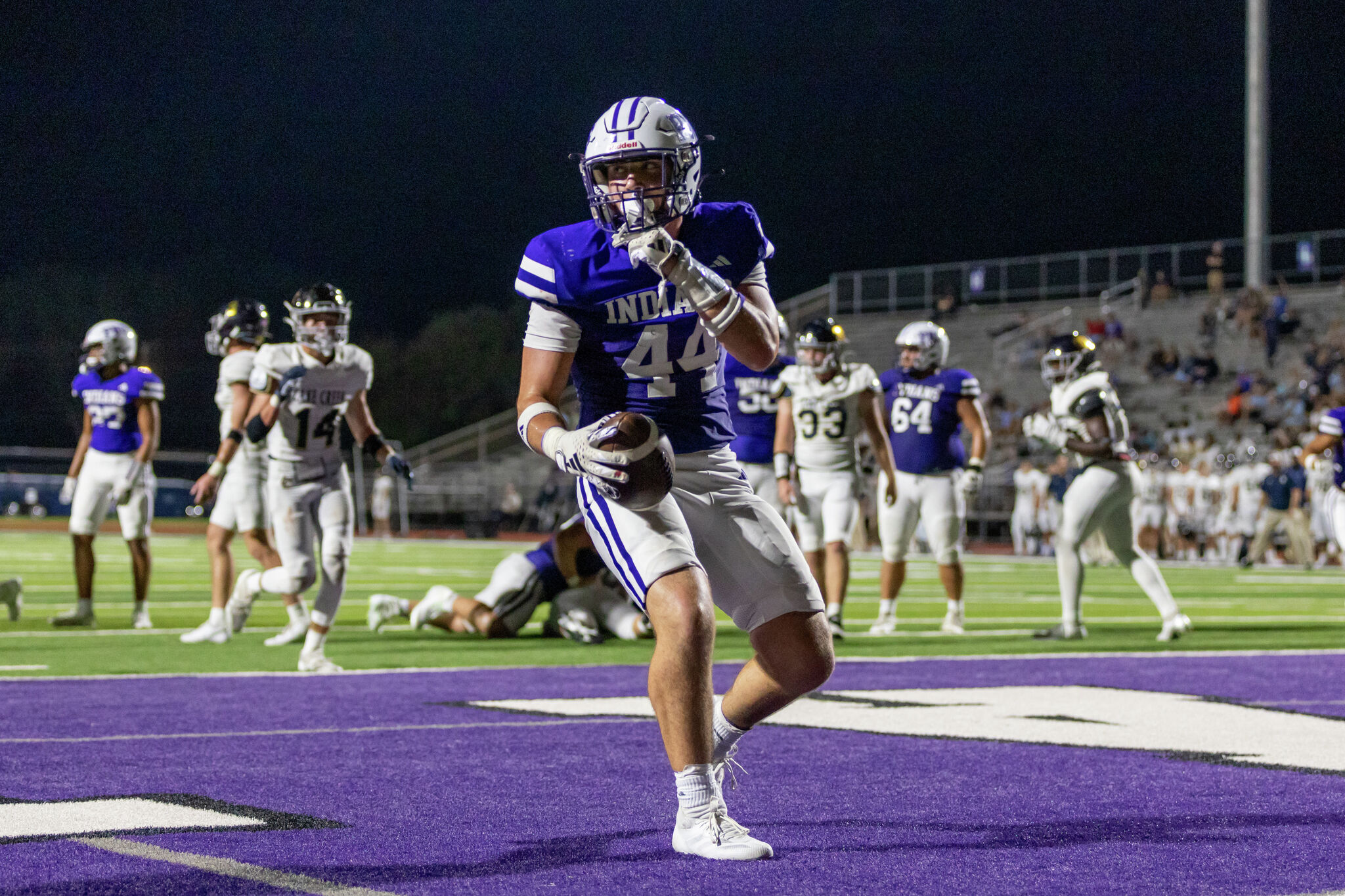 Port Neches-Groves football team is on a historic win streak