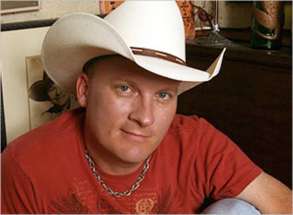 Fowler brings his rowdy style to Fiesta Fiesta