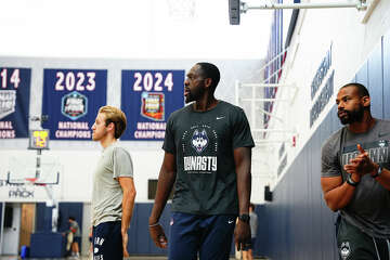 UConn men's basketball motto is 'Dynasty' as Huskies chase three-peat