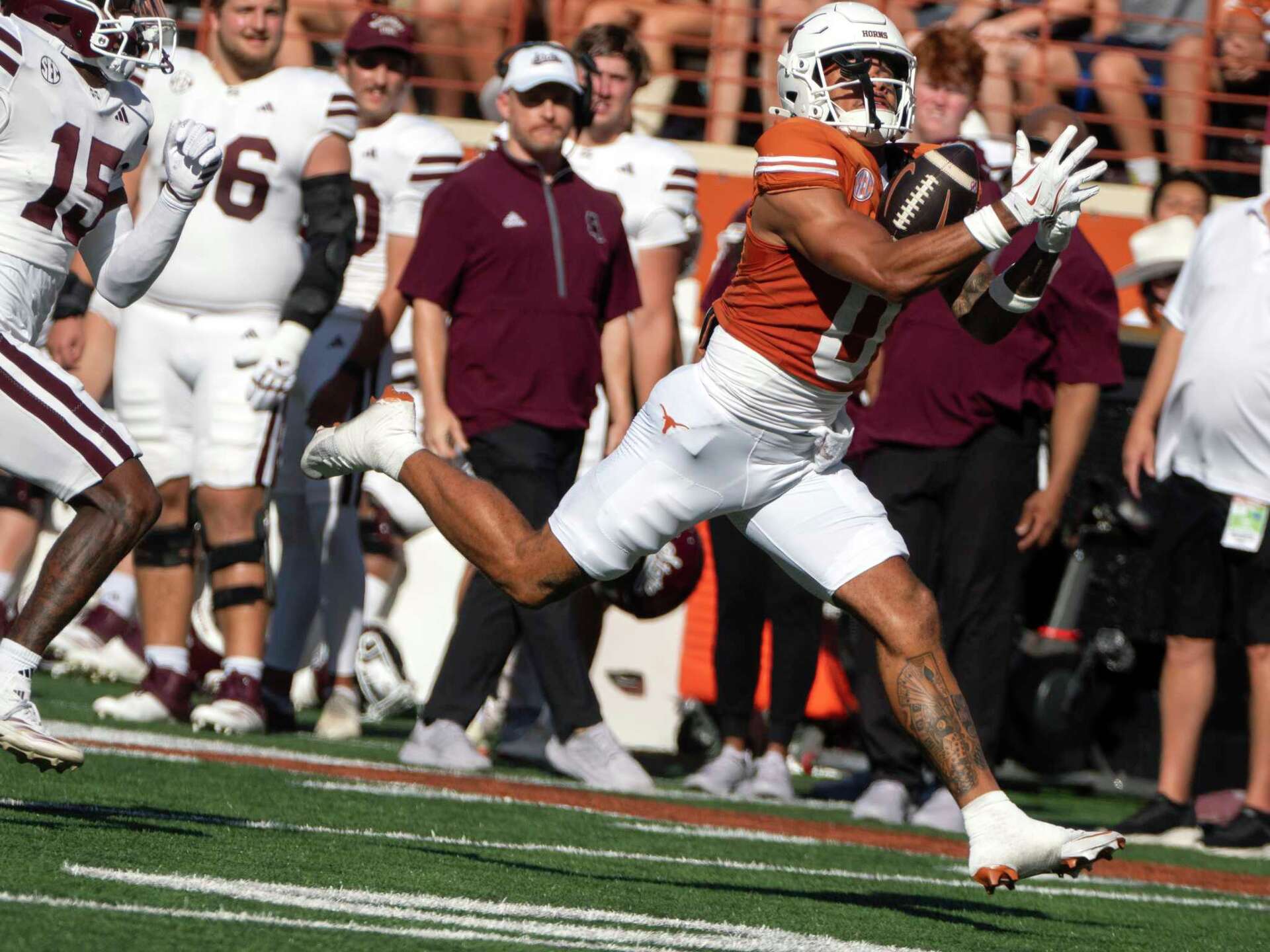 Texas Longhorns football: Arch Manning leads win over Mississippi St.