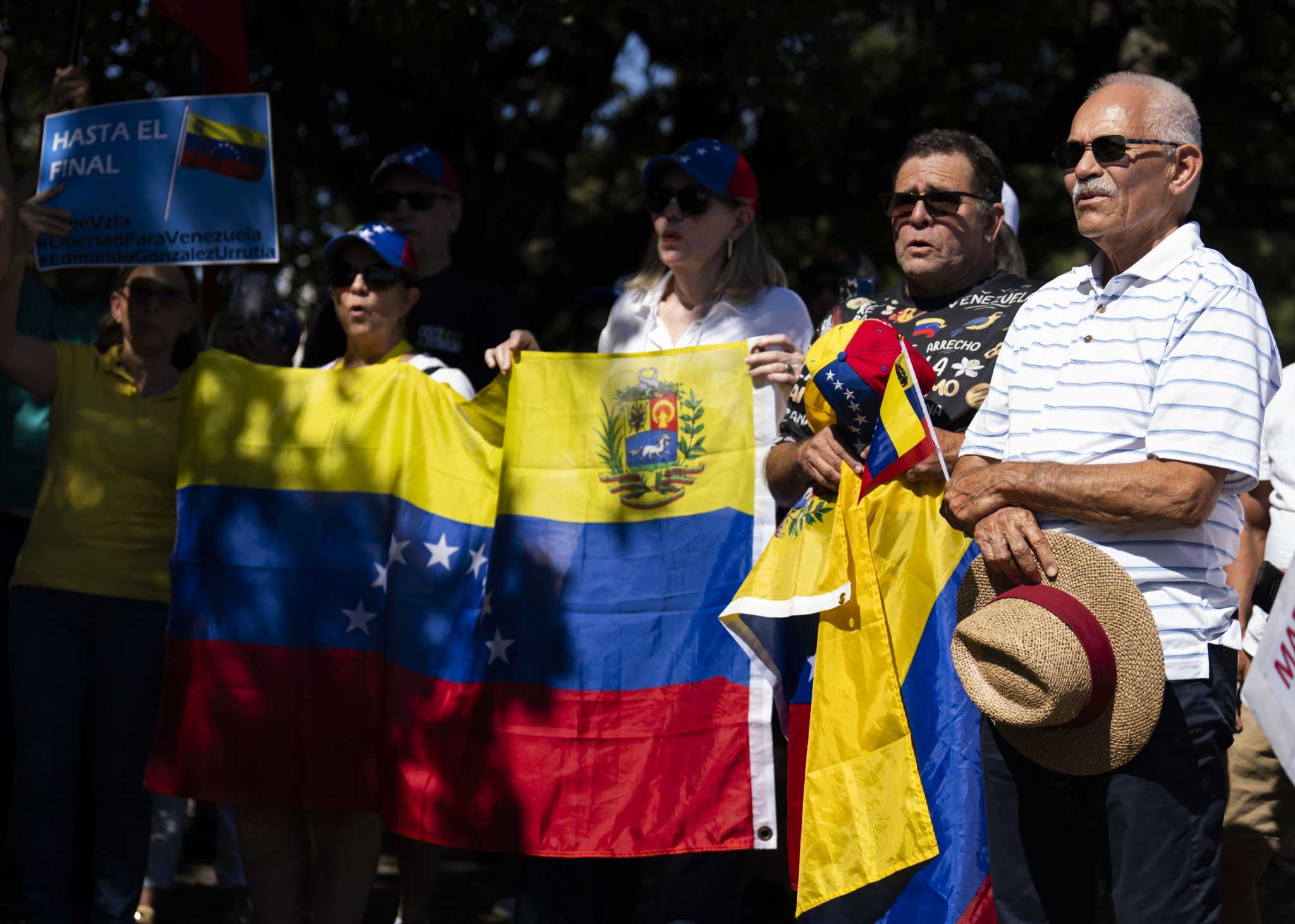 Venezuelans in Katy and Houston celebrate capture of Nicolas Maduro