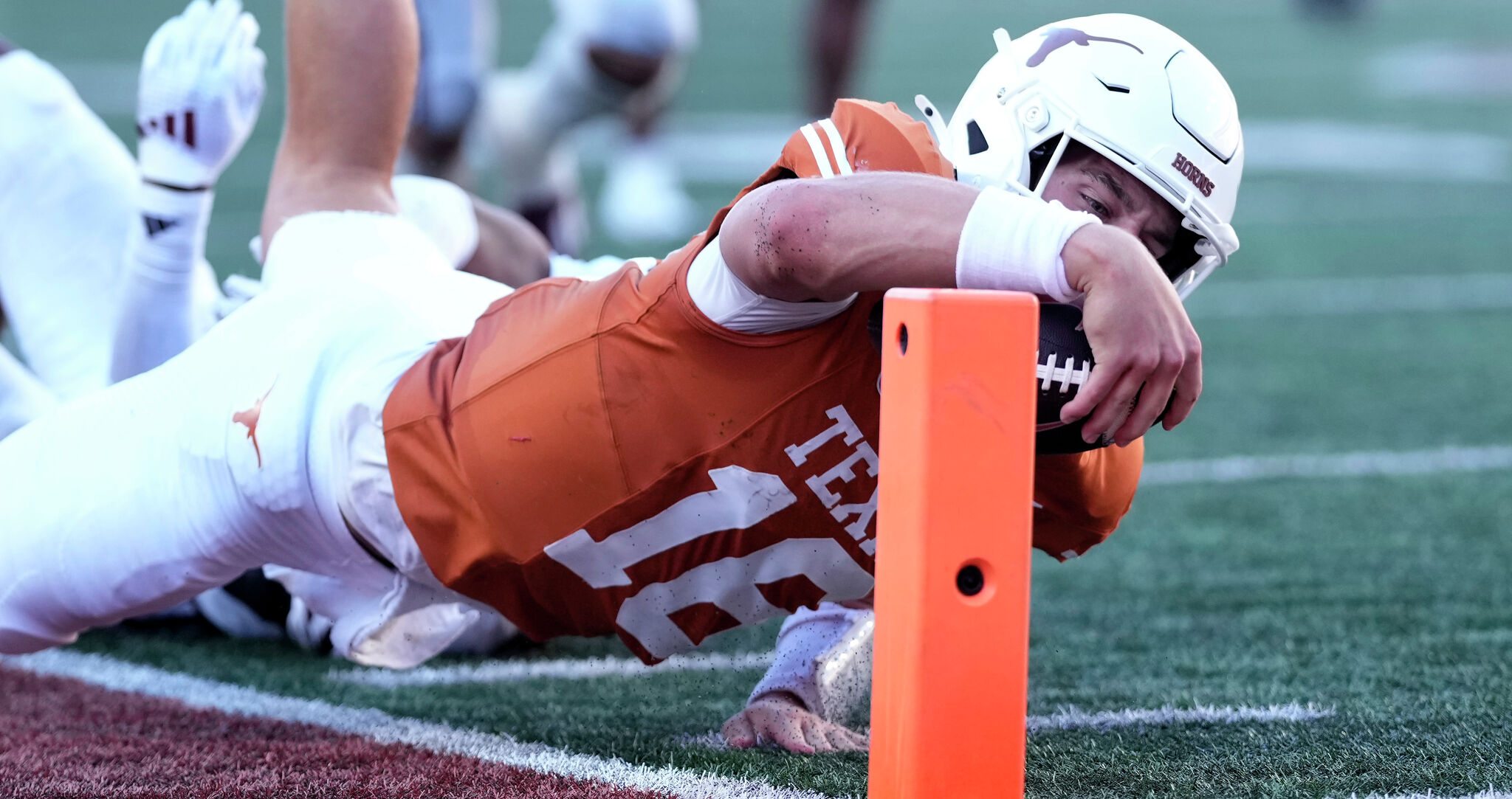 Texas Longhorns football: Arch Manning leads win over Mississippi St.