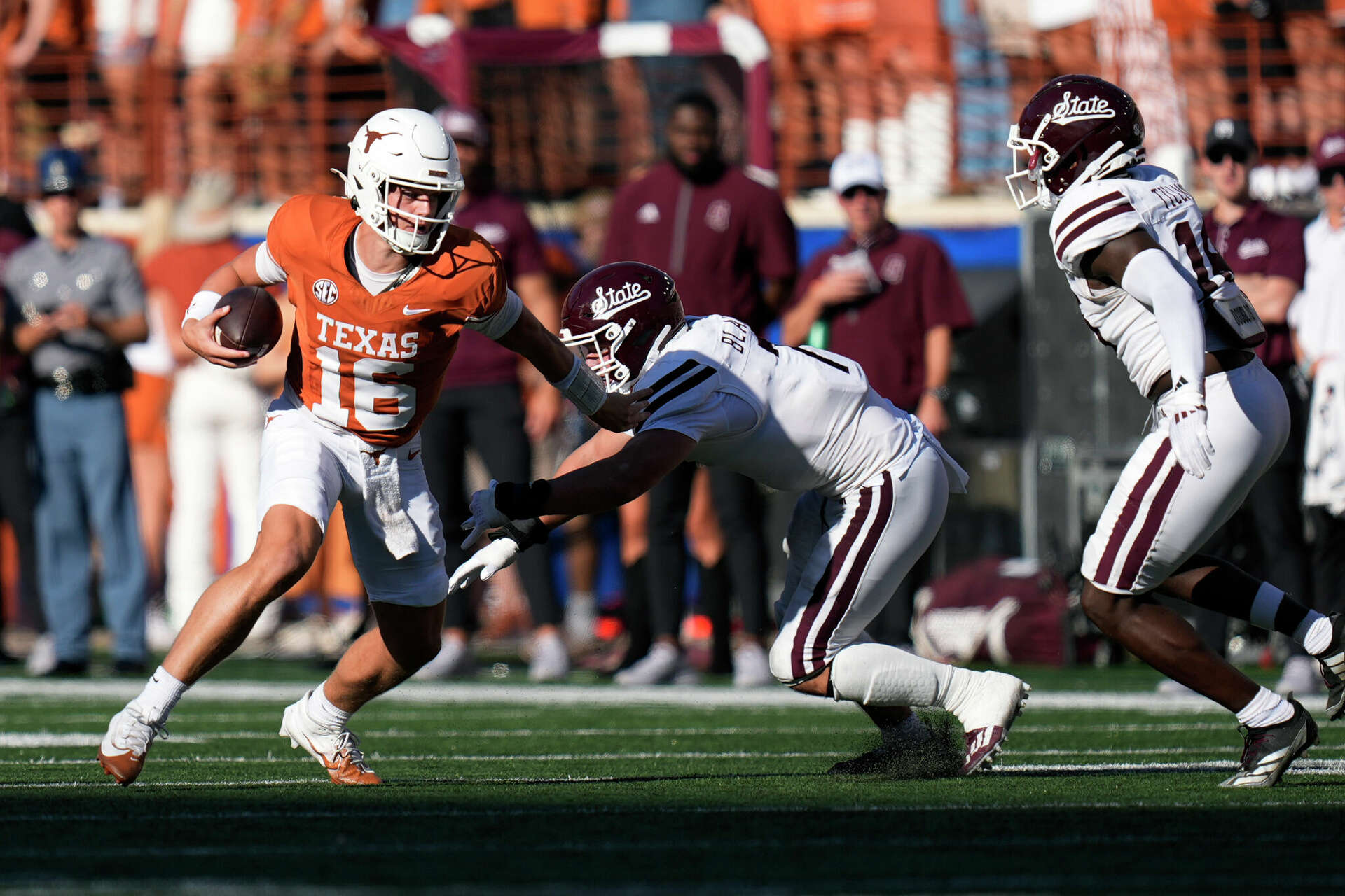 Texas Longhorns football: Arch Manning leads win over Mississippi St.
