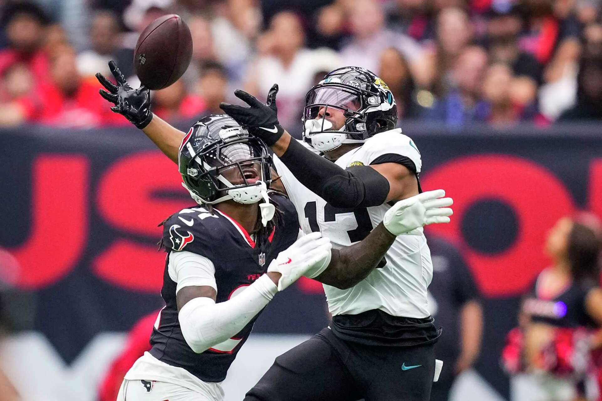 Houston Texans trade for Jaguars WR Christian Kirk