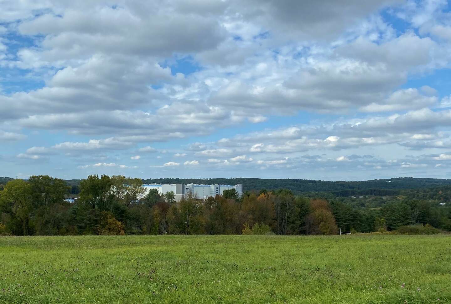 How does Amazon pick its CT locations? Warehouse proposal offers clues
