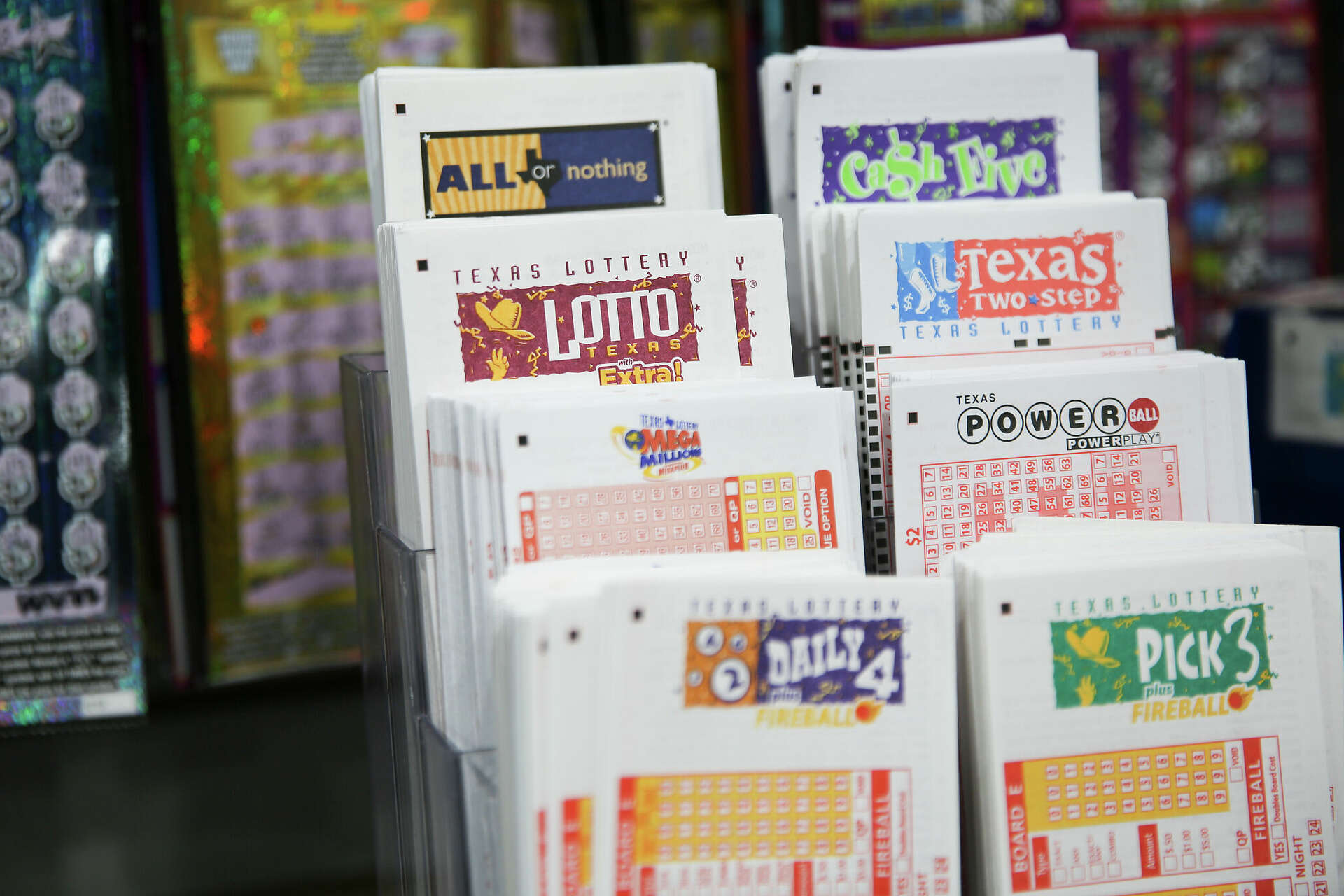 Lotto Texas reaches 100th straight drawing without a winner