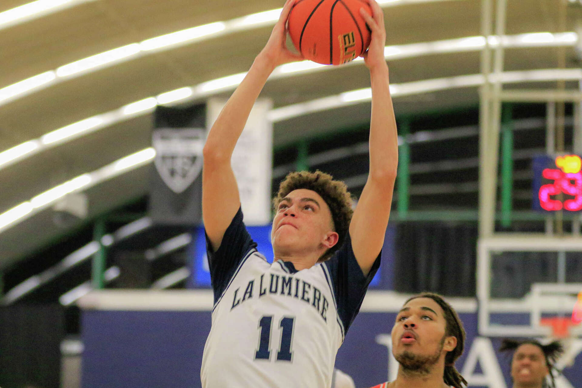 Guard Darius Adams commits to UConn men's basketball program