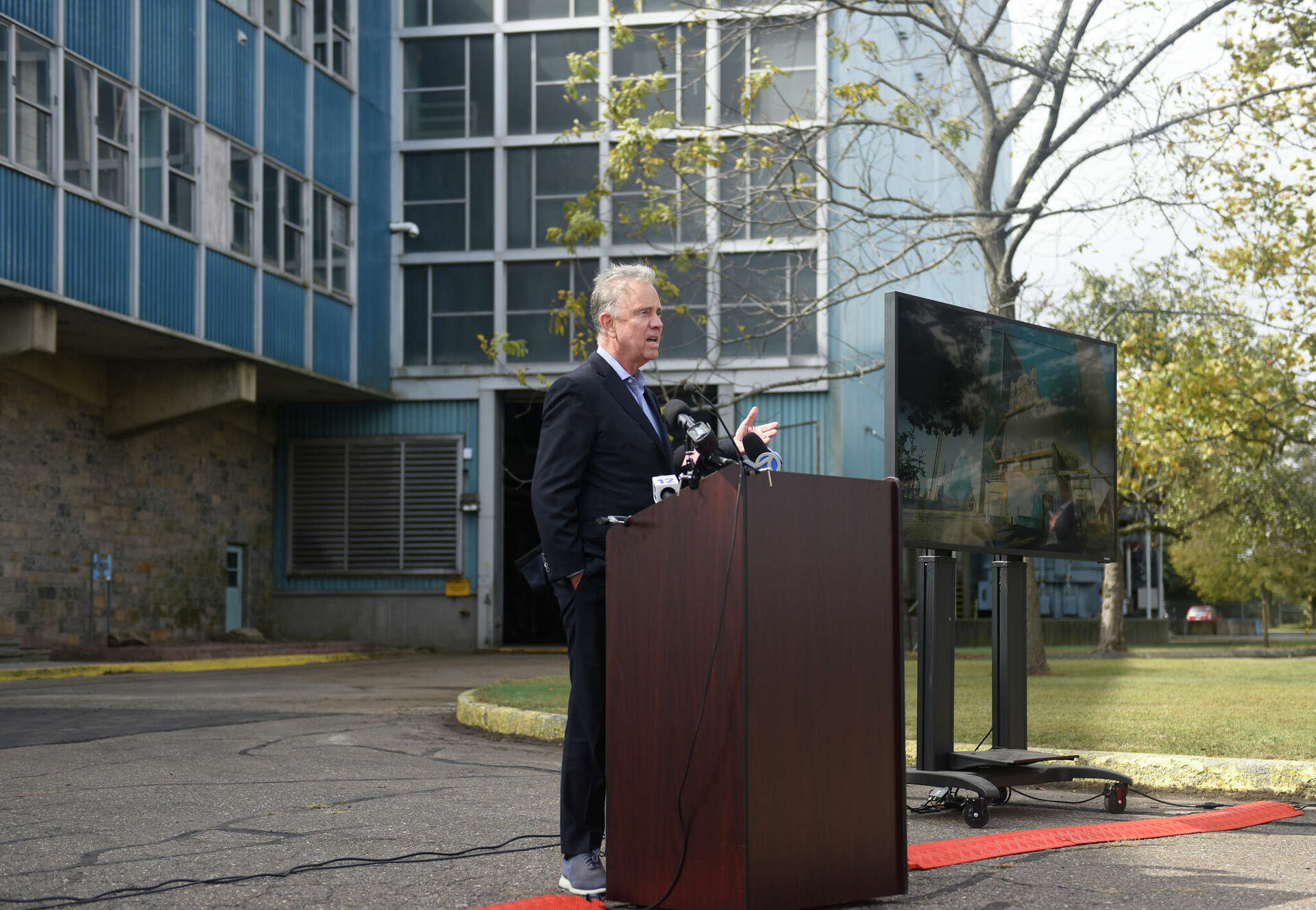 How Norwalk couple's kayak trip changed the fate of Manresa Island