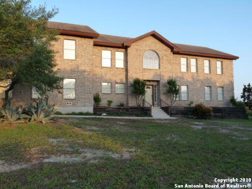 Big house, 10 acres perfect for family