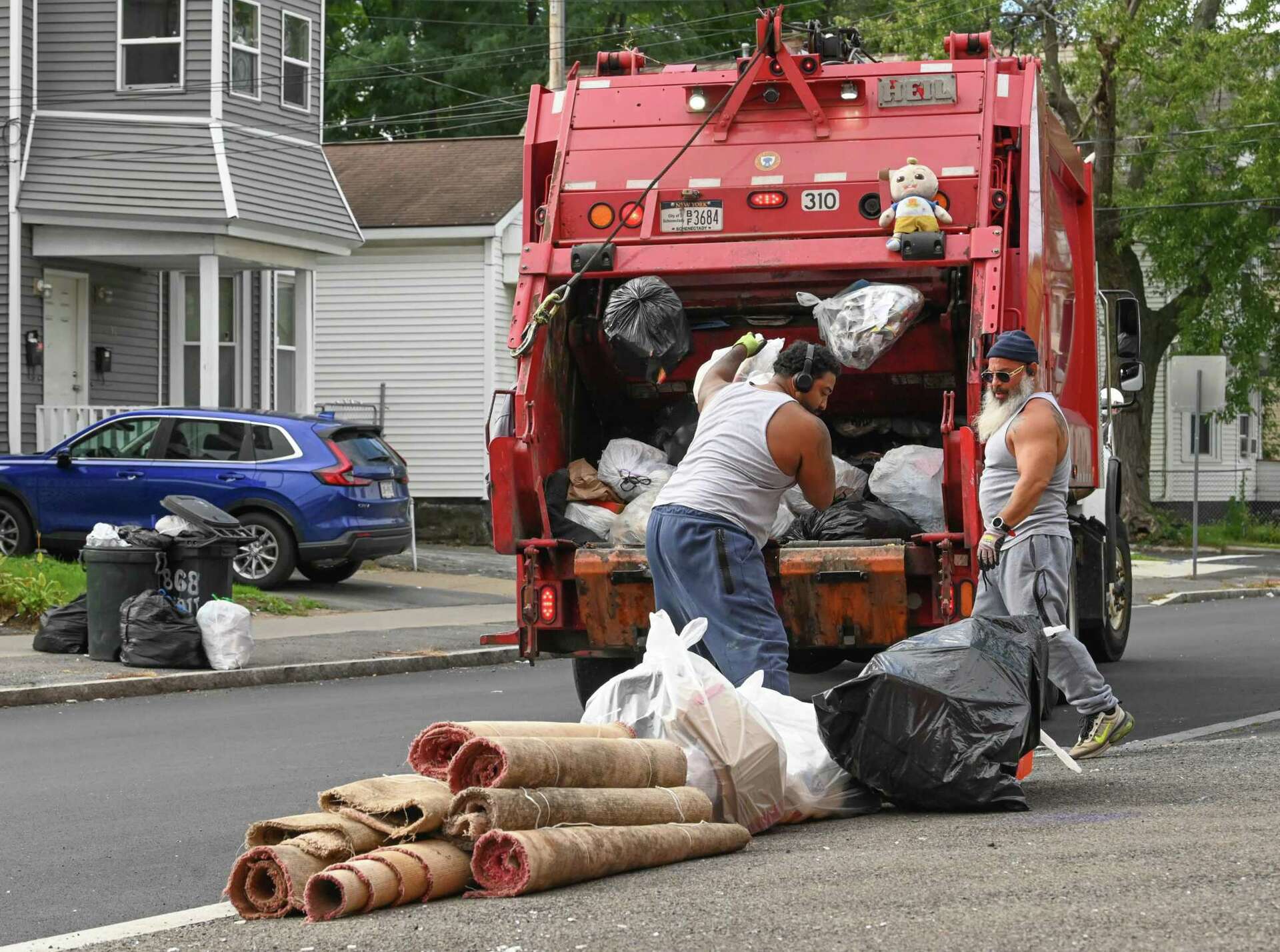Debate continues in Schenectady about how to handle garbage 'jackpots'