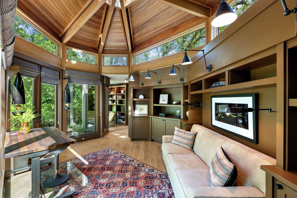 Jack London's historic Bay Area home hits market for staggering sum