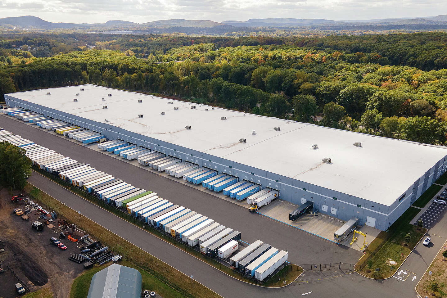 How does Amazon pick its CT locations? Warehouse proposal offers clues