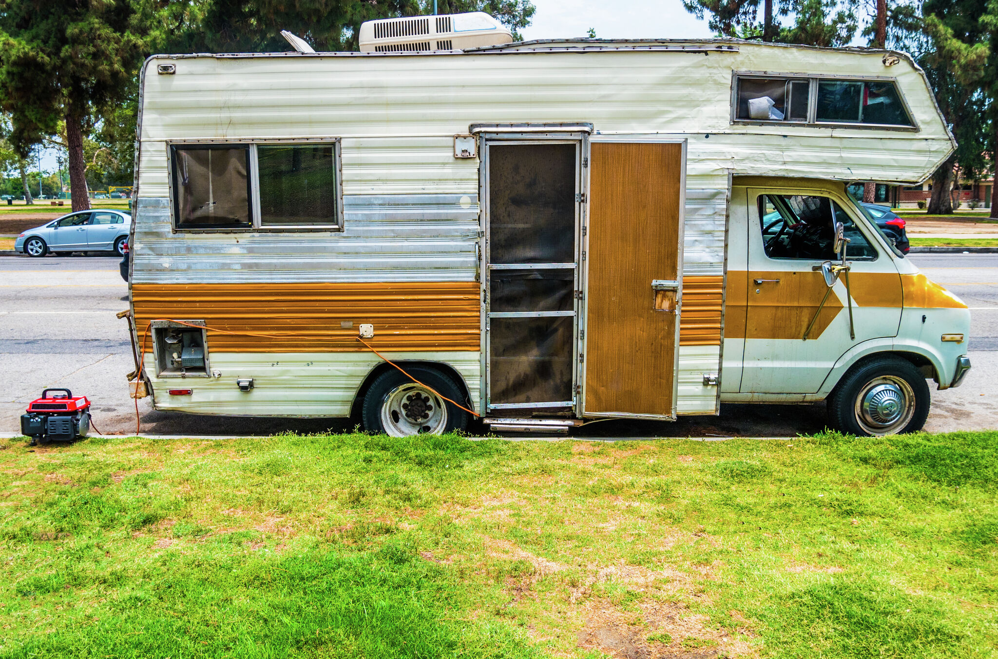SF to soon begin towing RVs parked on city streets overnight